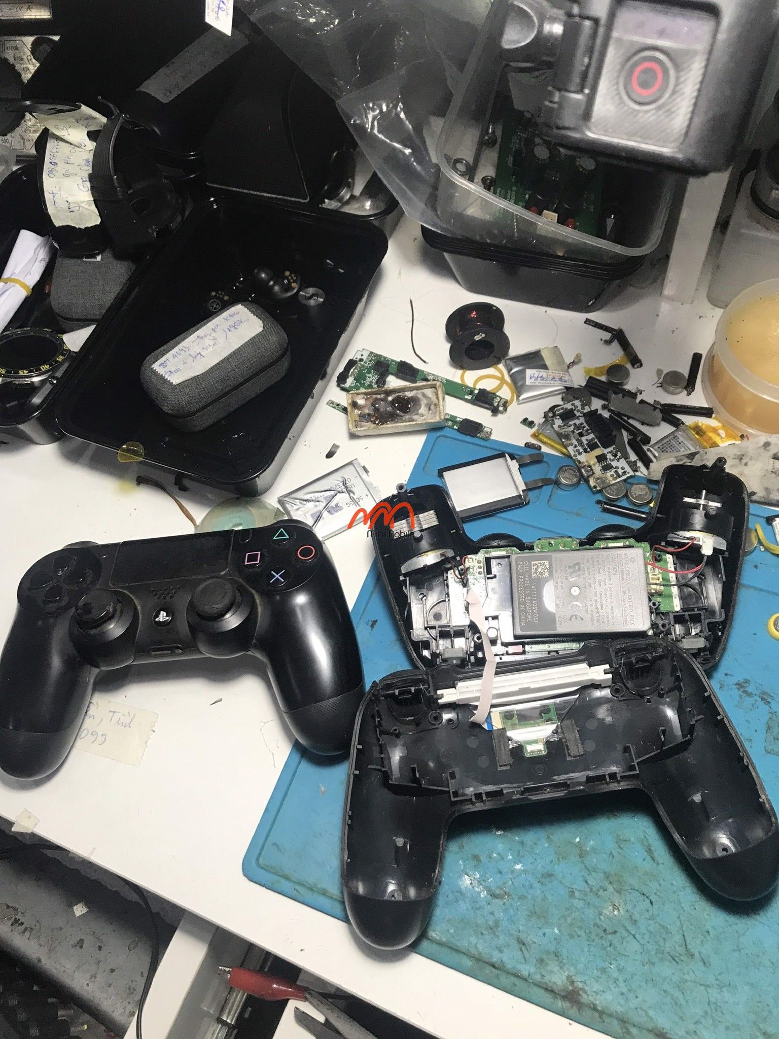 Thay pin tay cầm Sony PS4 Dualshock – Min Mobile