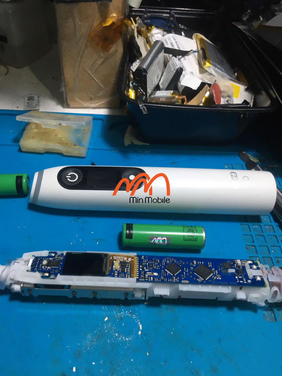 Thay Pin Bàn Chải Điện Oral B series 6 – Min Mobile