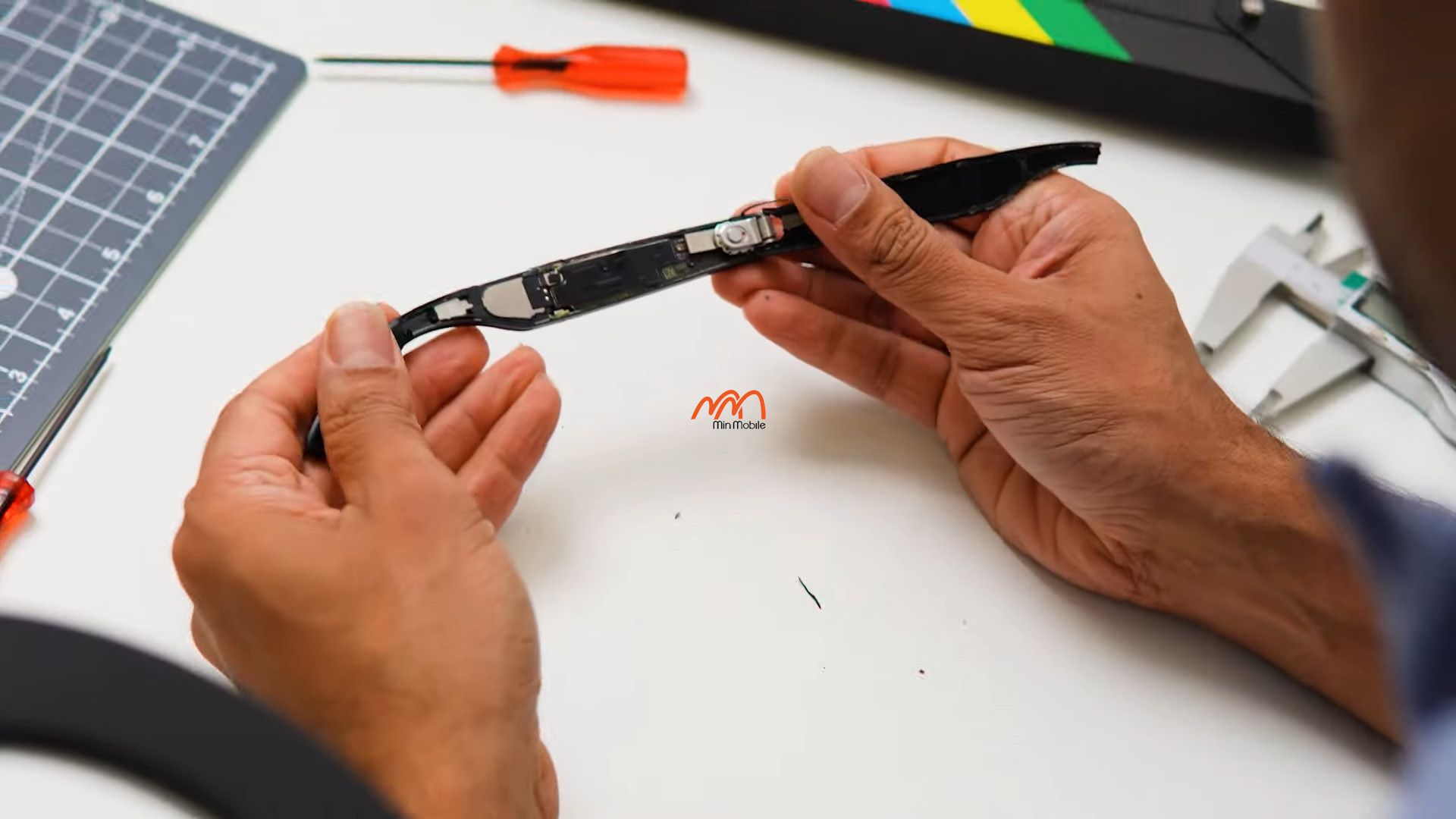 Thay Pin Kính Thông Minh Alpha – Min Mobile