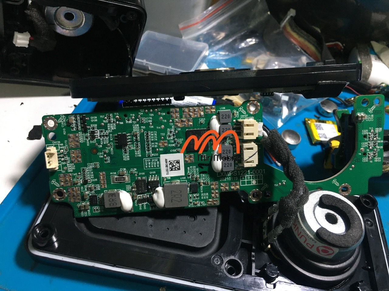 Thay Pin Loa Marshall Emberton II – Min Mobile