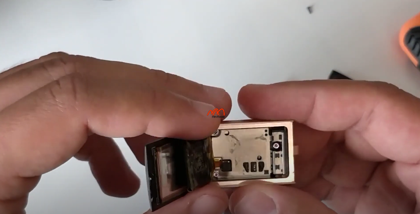 Thay Chân Sạc FitBit Charge 2 / 3 / 4 – Min Mobile