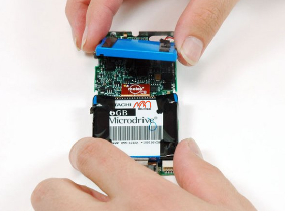 Thay pin máy nghe nhạc iPod Mini 1 / 2 – Min Mobile