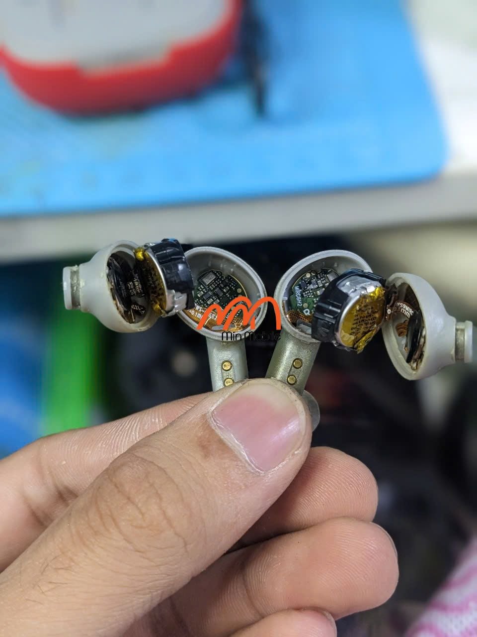 Thay Pin Tai Nghe JBL Live Pro 2 – Min Mobile