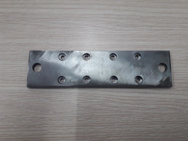 Pat ( Bas) sắt Vinahardware (153x40x5), M8, sơn đen-SP002374