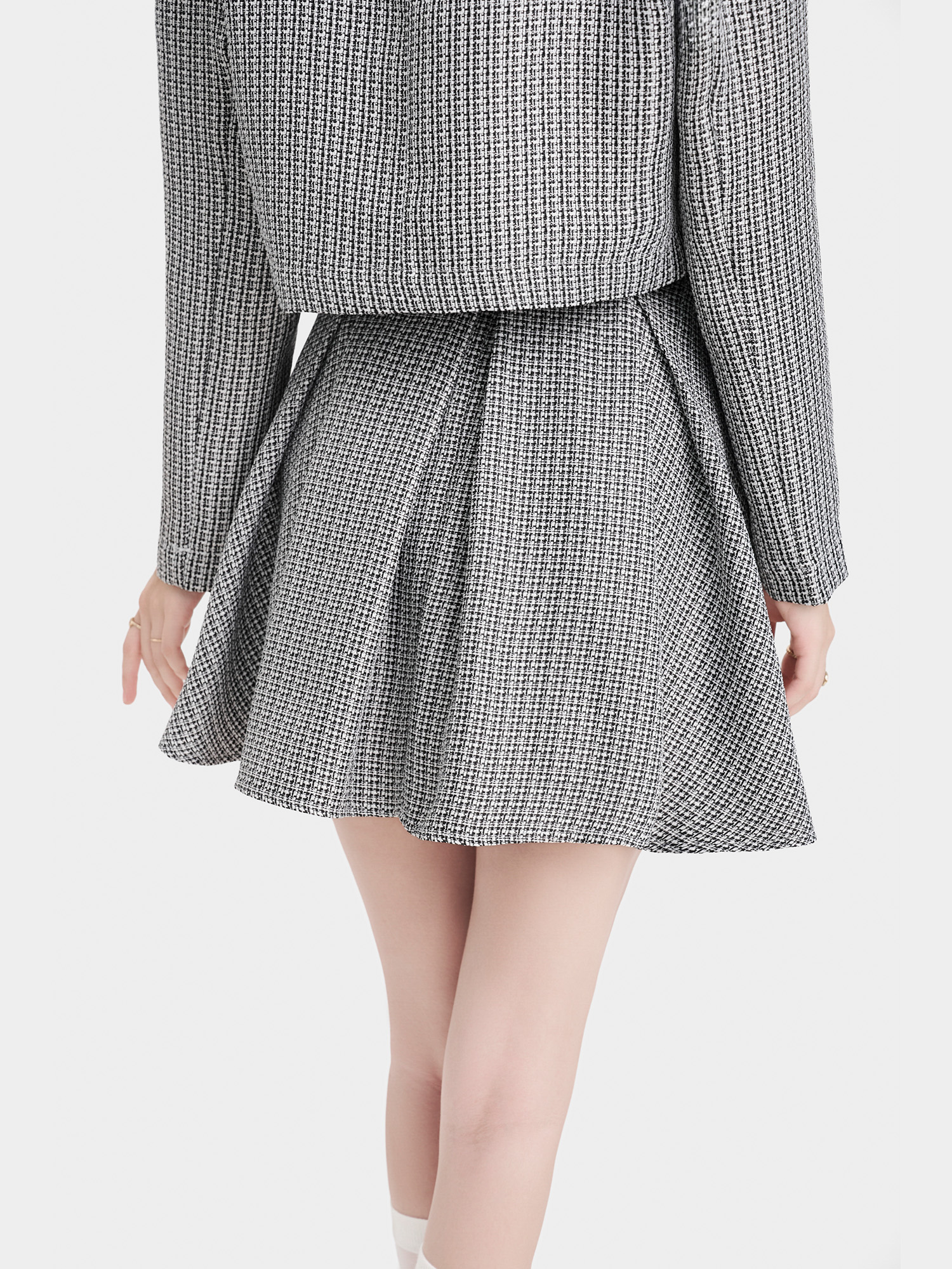 Váy mini tweed xếp li form A – MARC