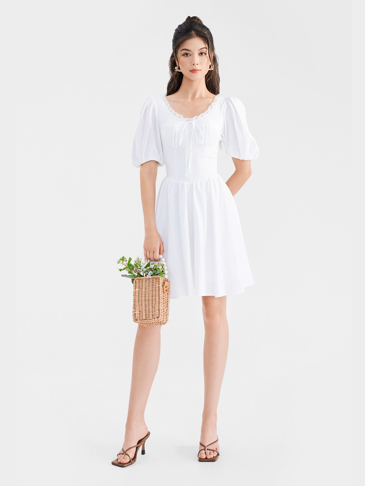 Đầm mini tay phồng cổ tim viền ren xếp li ngực – MARC