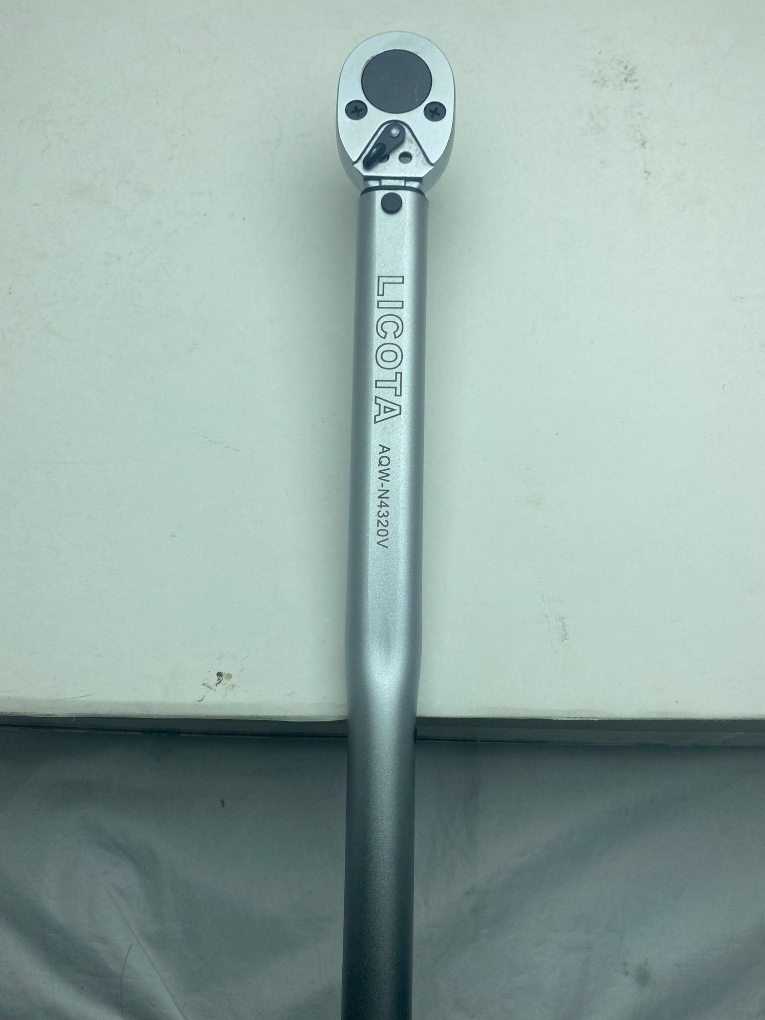 Cần xiết lực 1/2 có đồng hồ (60-320Nm) Licota AQW-N4320V – CÔNG TY TNHH ...