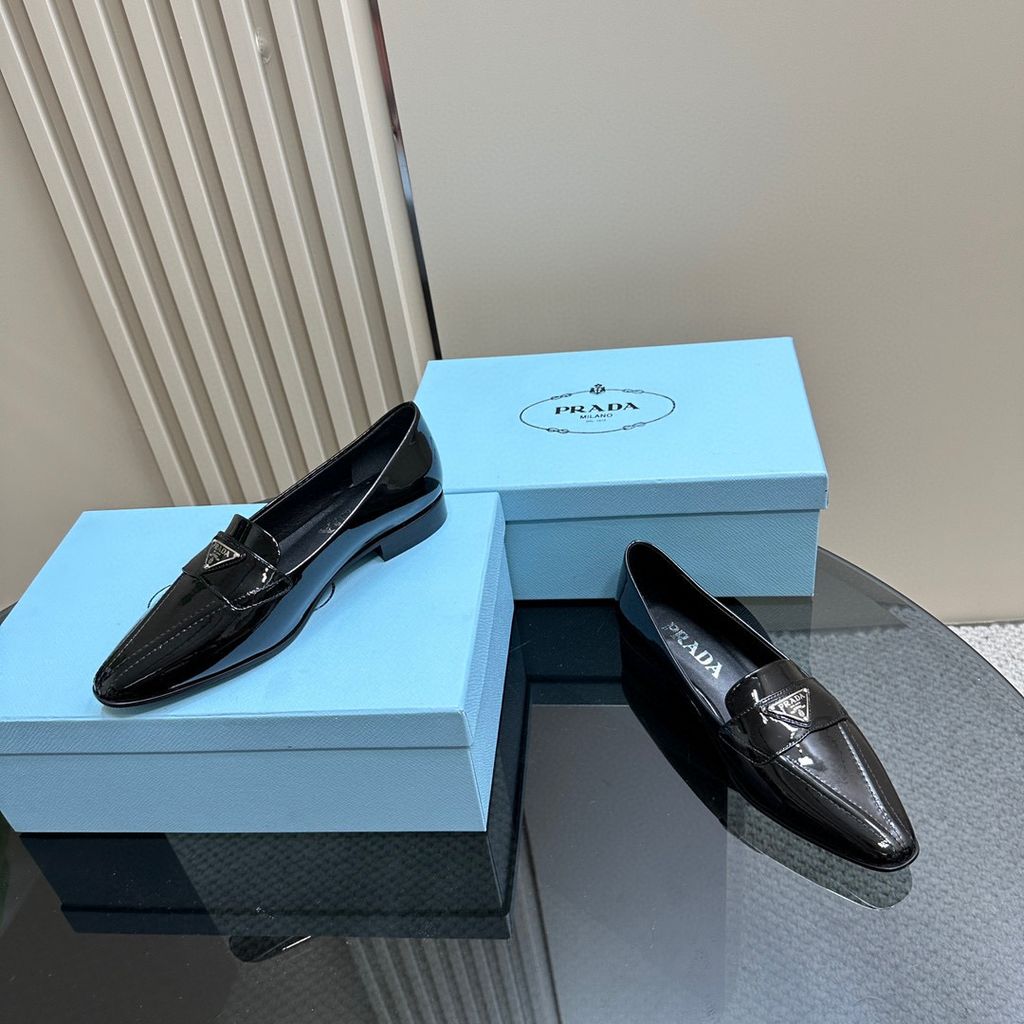 Giày nữ Loafer PRADA* da bóng mũi nhọn dáng đẹp VIP 1:1 1800k Giày lư ...