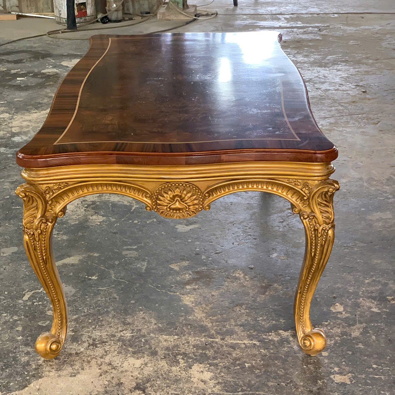 BÀN TRÀ CỔ ĐIỂN ALTHORP LOUIS 15 GỖ MAHOGANY DÁN LÁ VÀNG – Thịnh gỗ