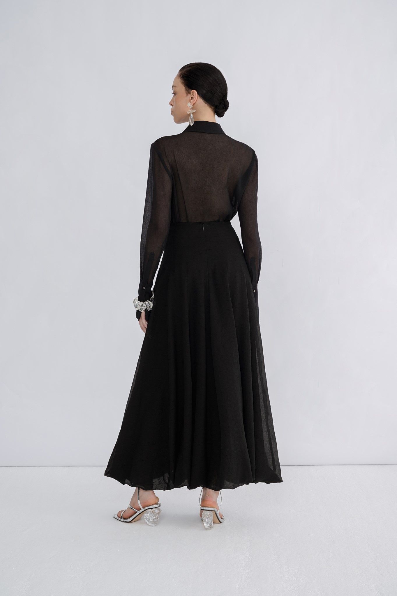 Sơ Mi Tay Dài Lá Cổ Bản Nhỏ Nữ WHITE ANT LAUREN WING- COLLAR BLOUSE 17