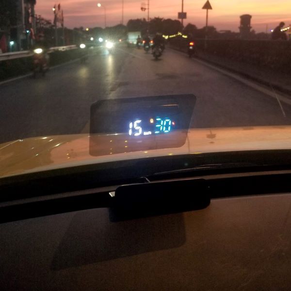 HUD hiển thị kính lái cho Vinfas VF3 Xịn xò, tiện lợi – Rambo Auto