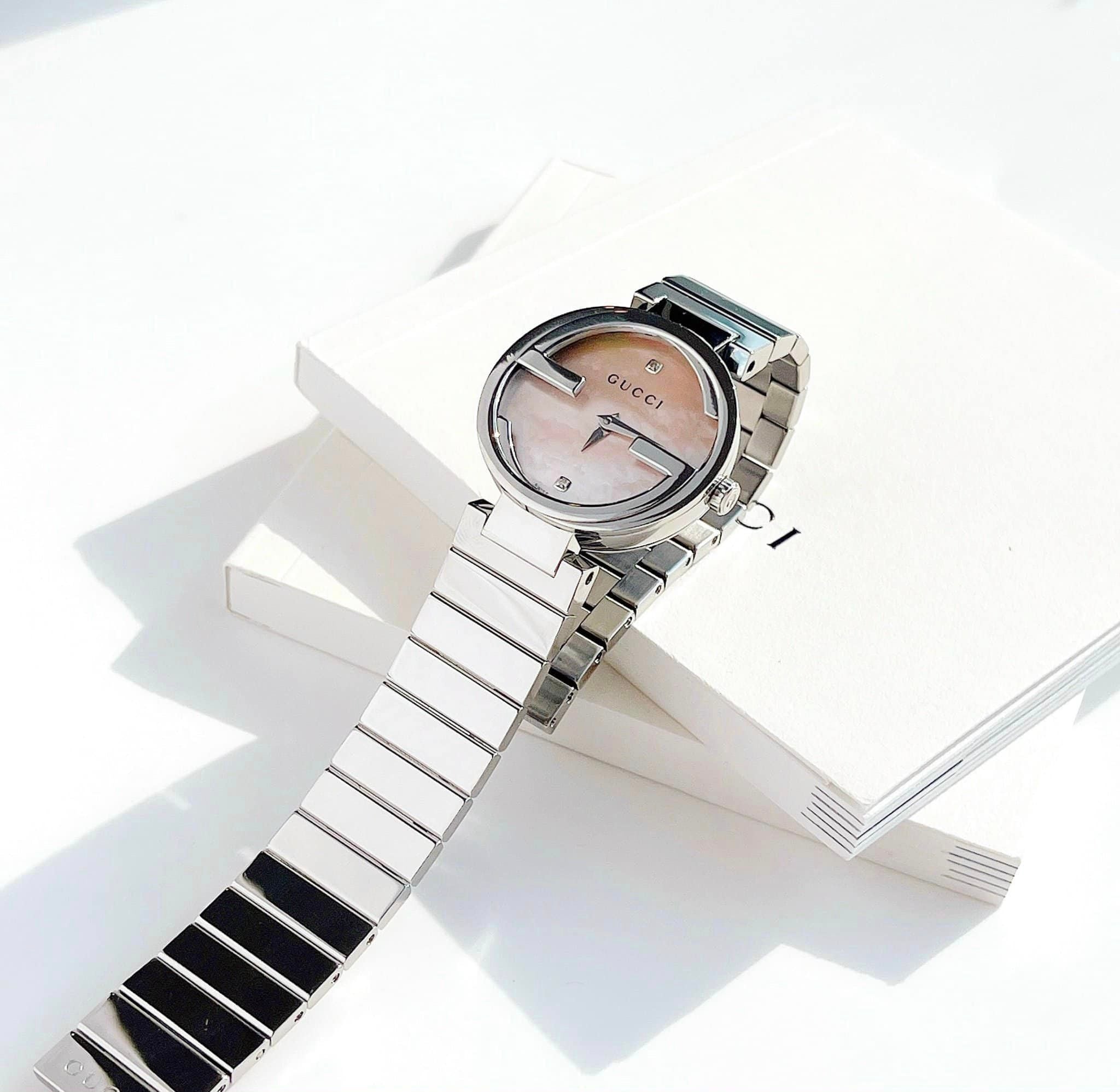 Gucci Interlocking Diamond Mother of Pearl Dial Silver YA133505 29mm ...