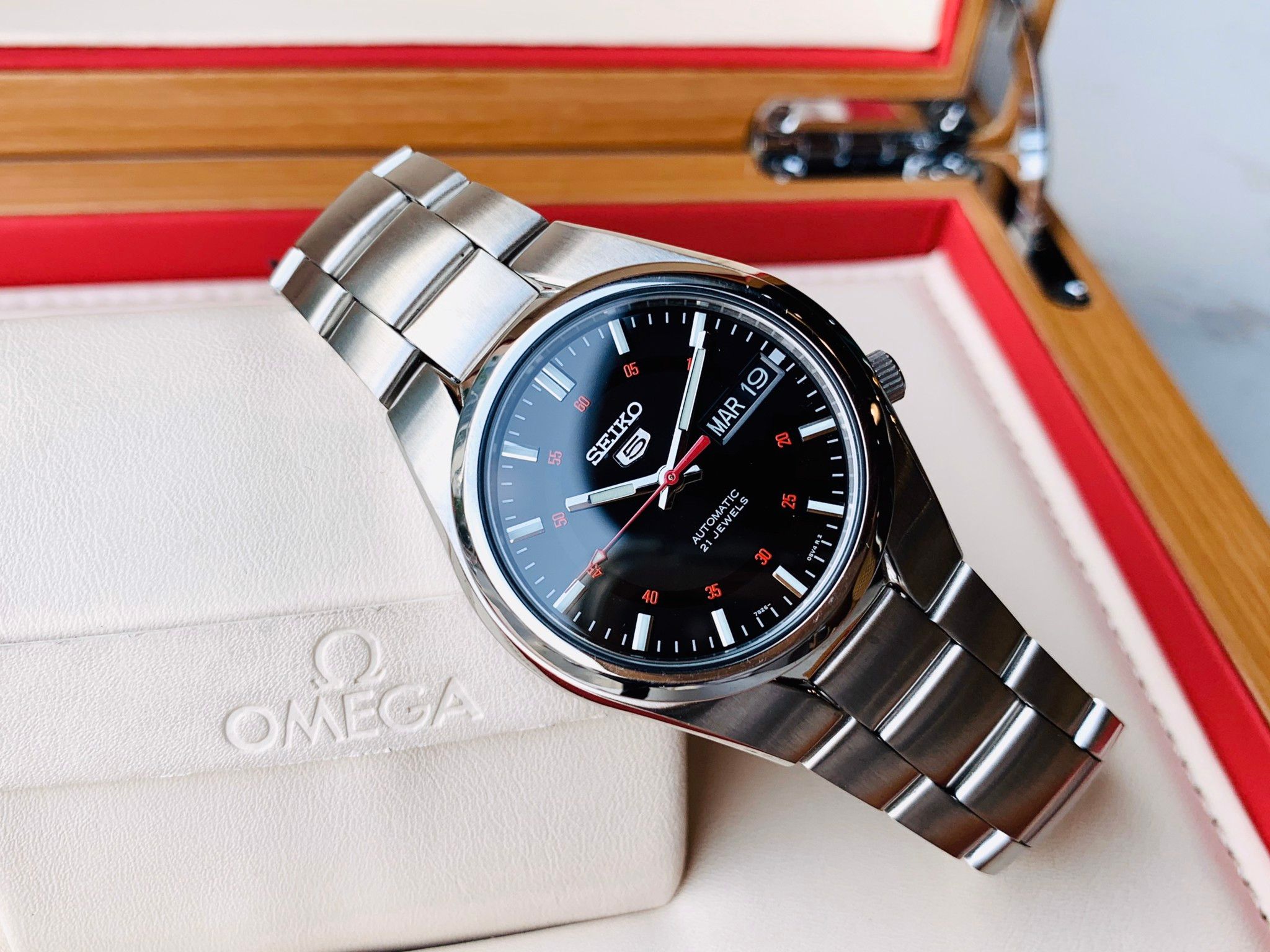 Seiko 5 SNK617K1 ( SNK617 ) - Đồng Hồ Nam - Chính Hãng Giá Tốt – PhongWatch