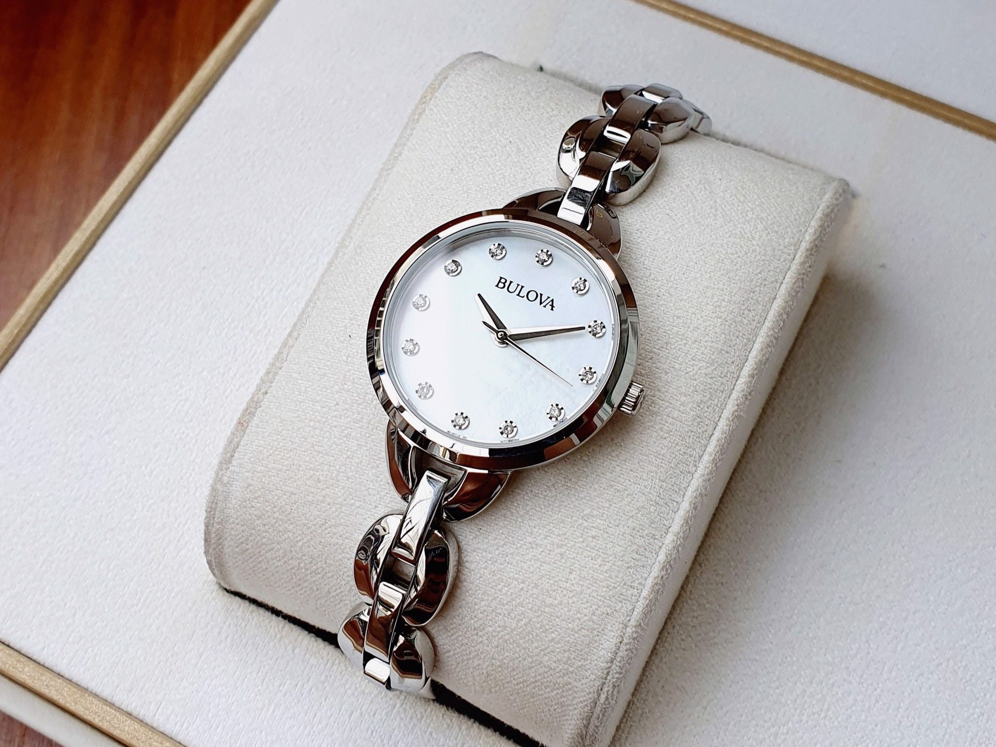 Bulova Quartz 96L204 - Đồng Hồ Nữ - Chính Hãng Giá Tốt – PhongWatch