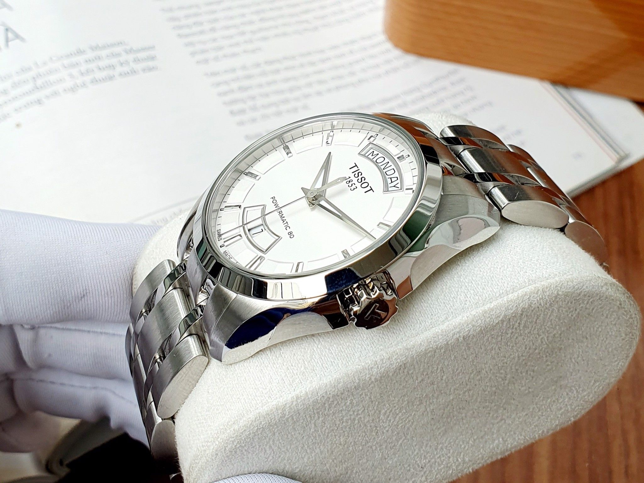 Tissot Couturier DayDate White - T035.407.11.031.00 ( T0354071103100 ...