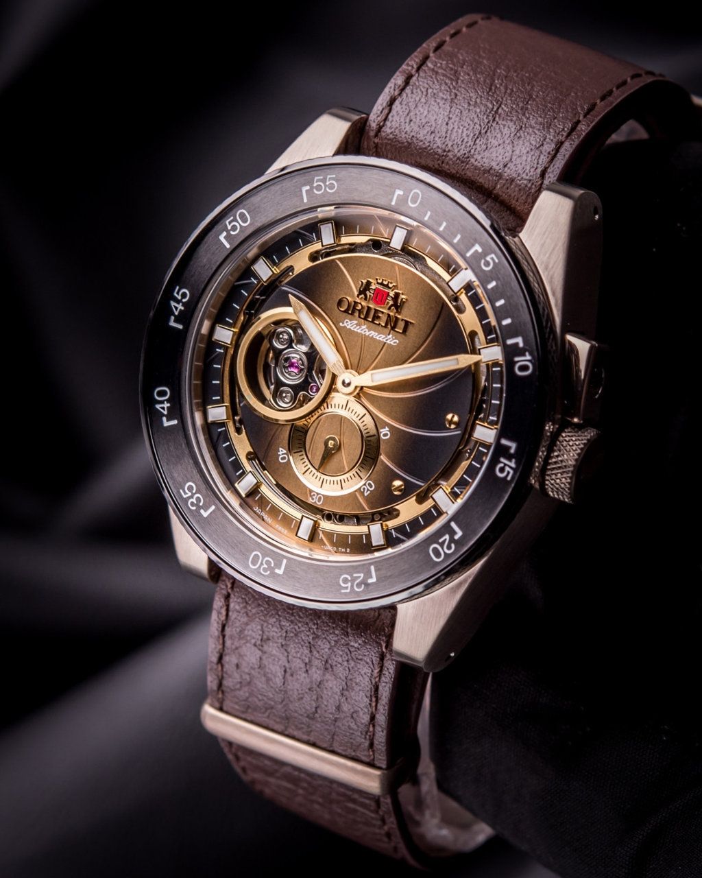 Orient Limited Edition Retro Future Camera RA-AR0204G00B ( RN-AR0204G ...