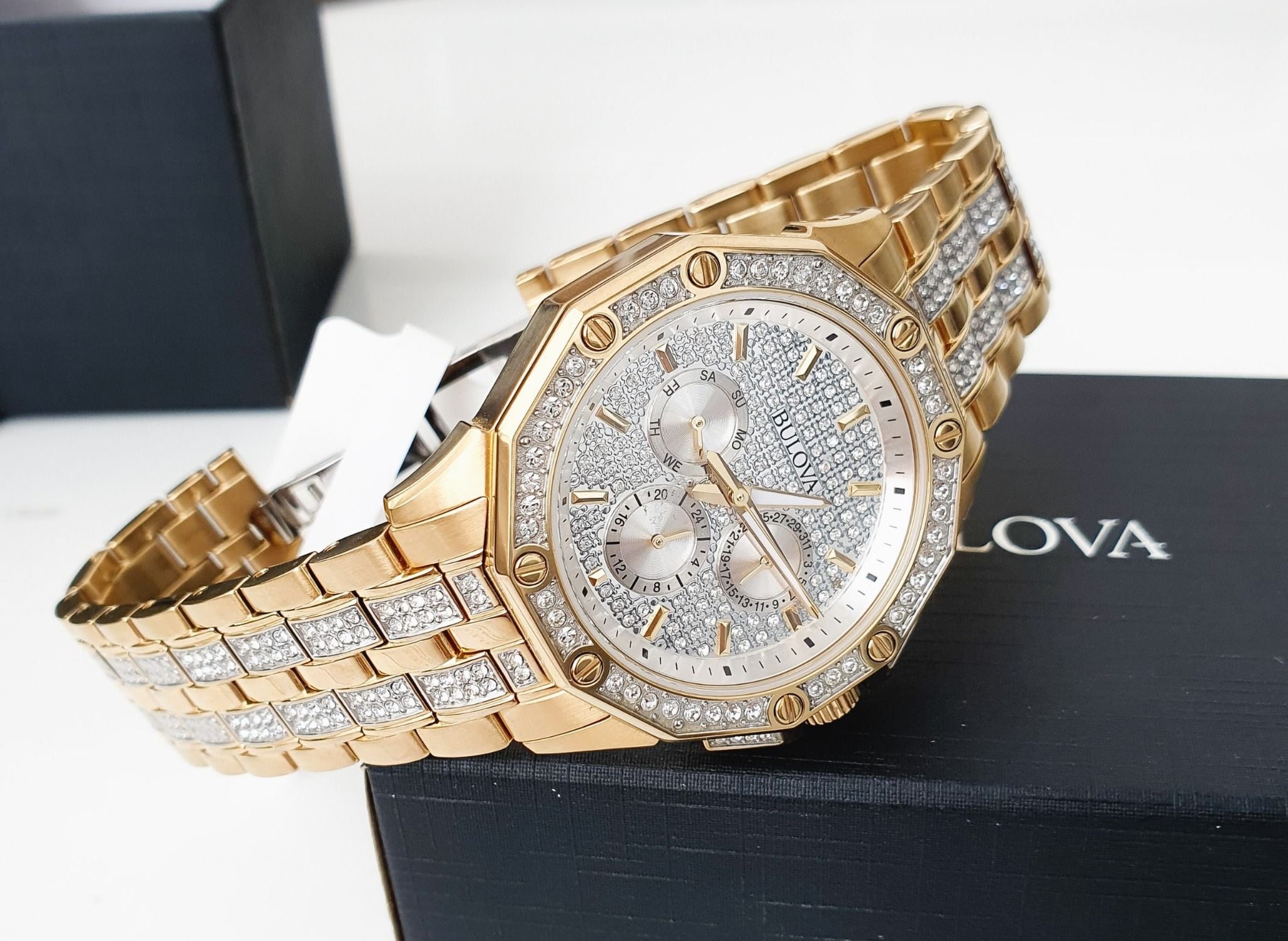 Bulova Crystal 98C126 – PhongWatch