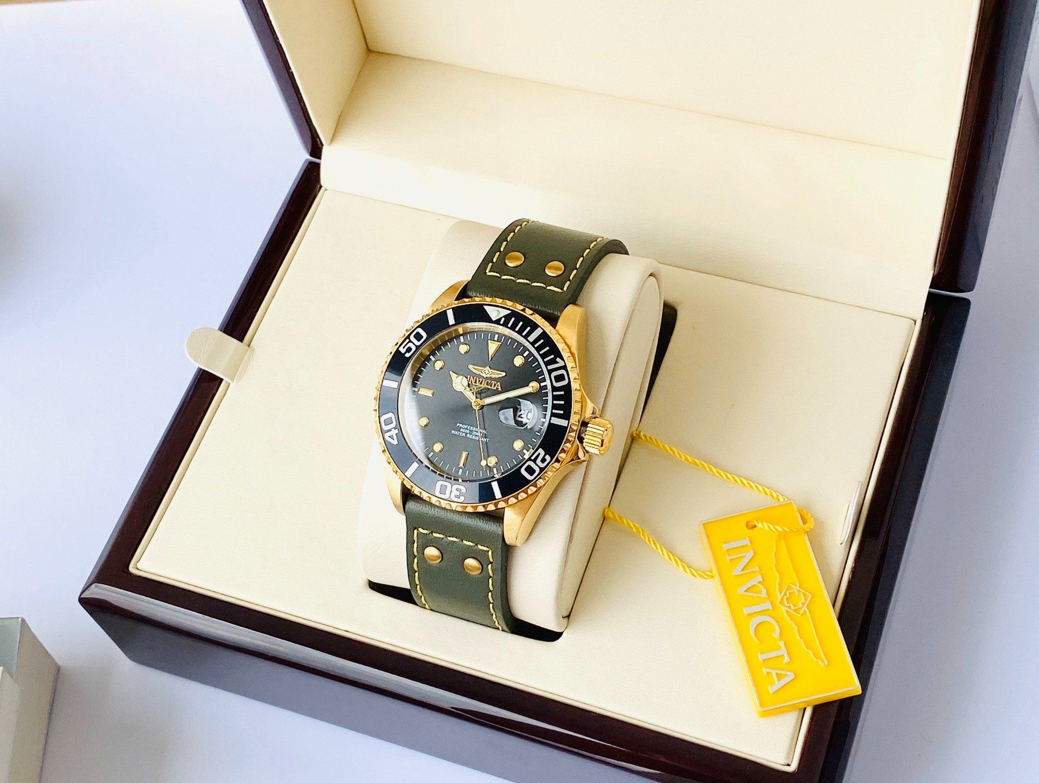 Invicta Pro Diver Black Dial Green 22075 - Đồng Hồ Nam – PhongWatch
