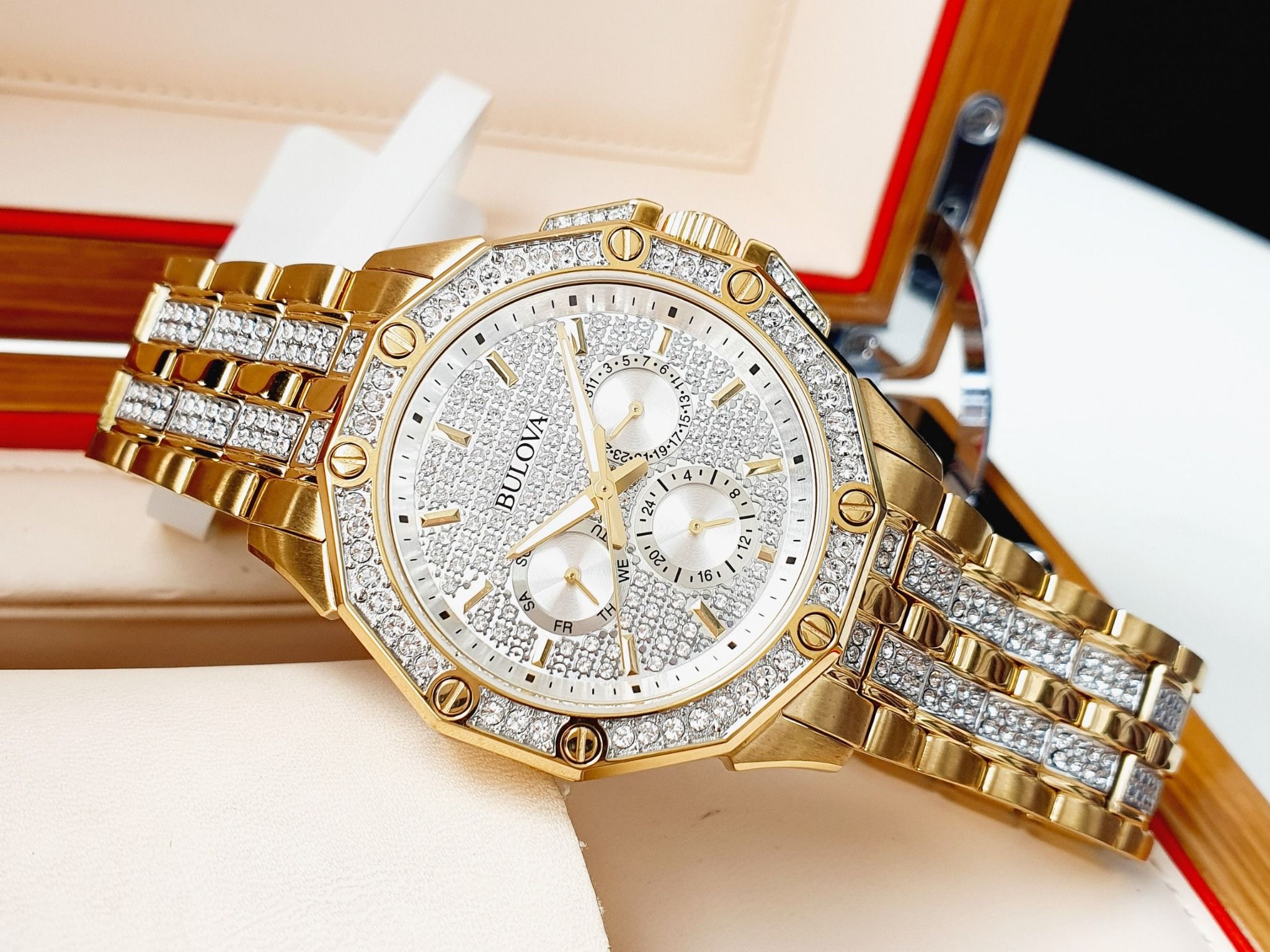 Bulova Crystal 98C126 – PhongWatch