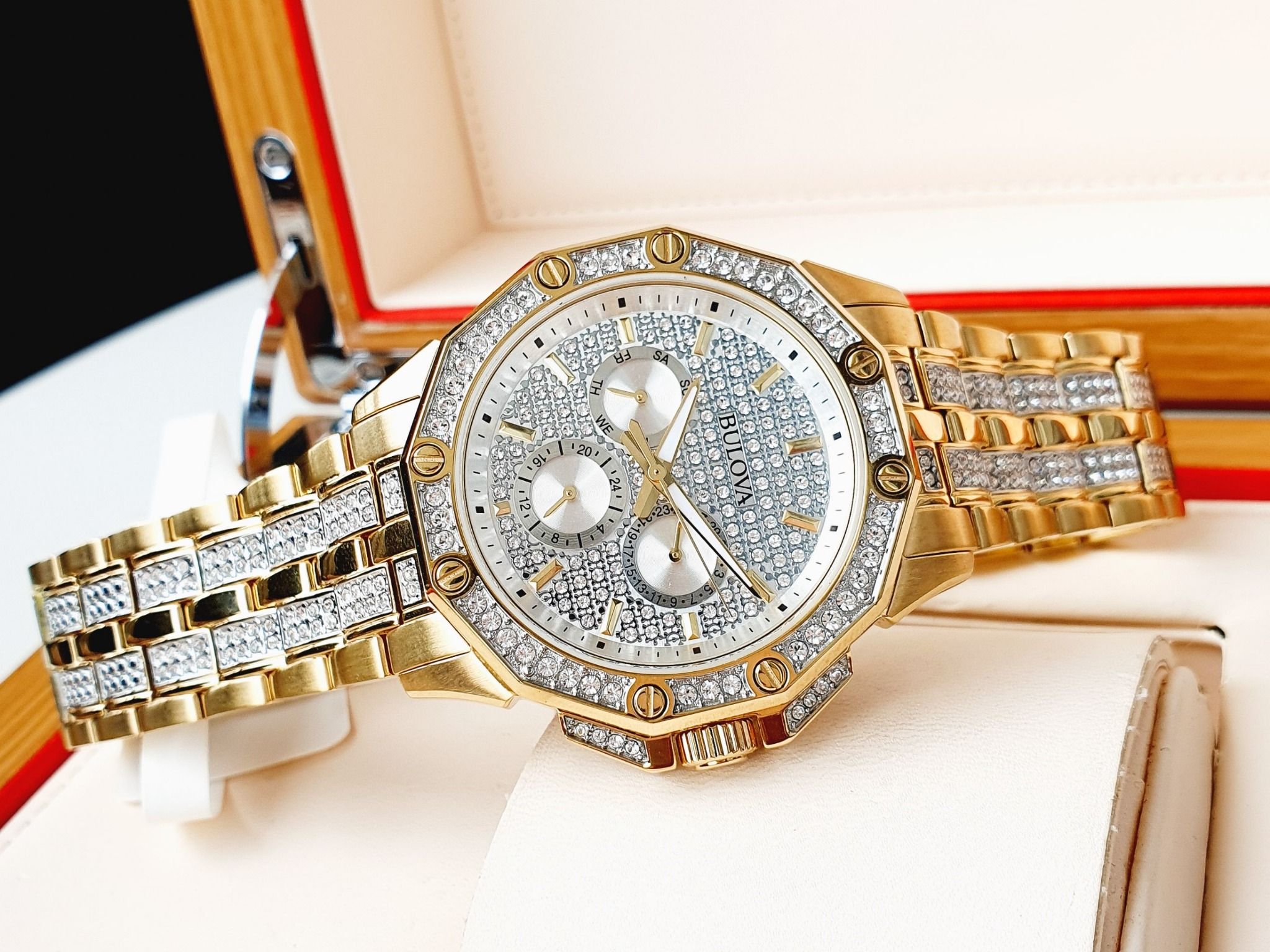 Bulova Crystal 98C126 – PhongWatch