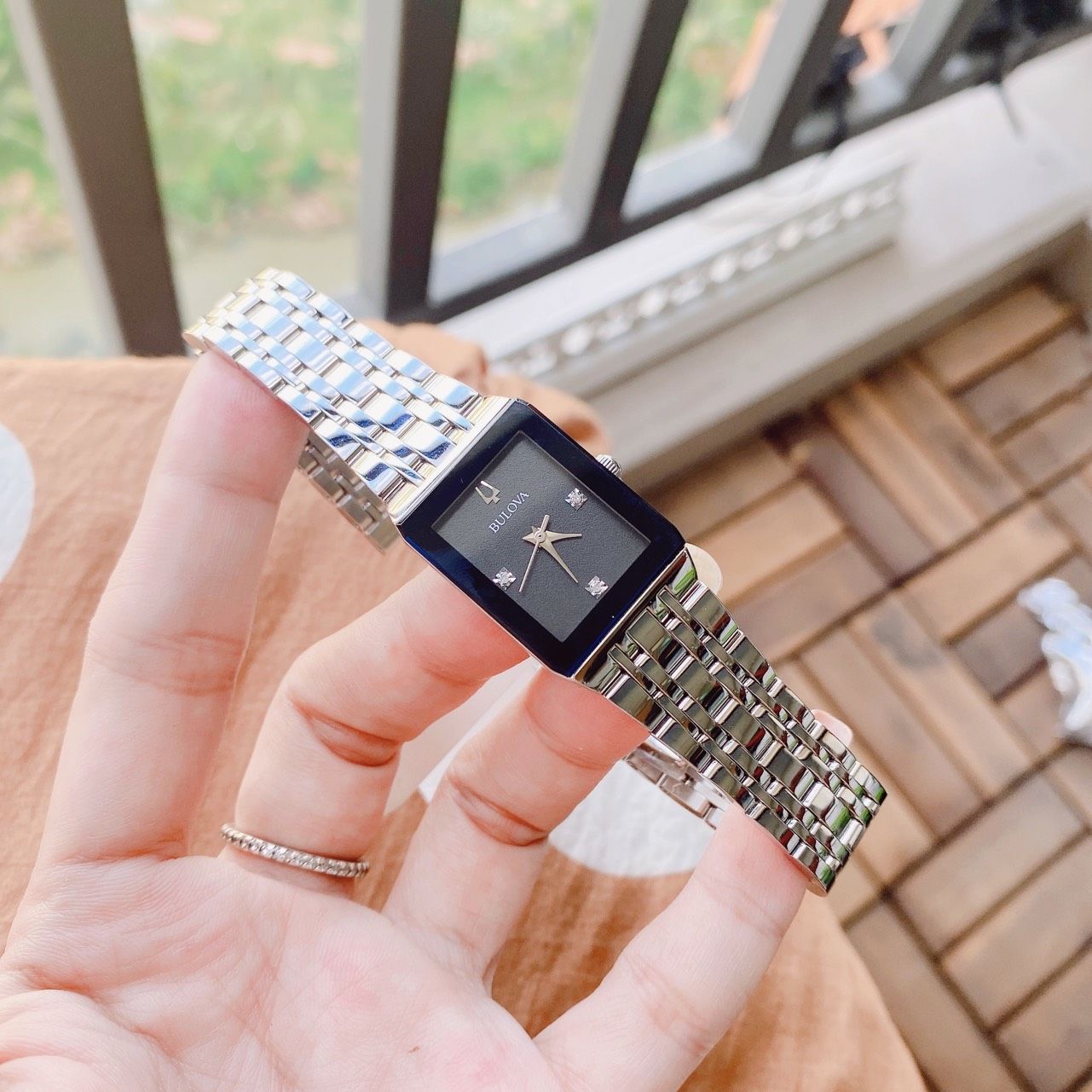 Bulova Quadra Diamond Black Dial 96P202 - Đồng Hồ Nữ – PhongWatch