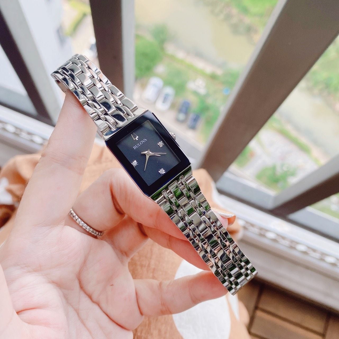 Bulova Quadra Diamond Black Dial 96P202 - Đồng Hồ Nữ – PhongWatch