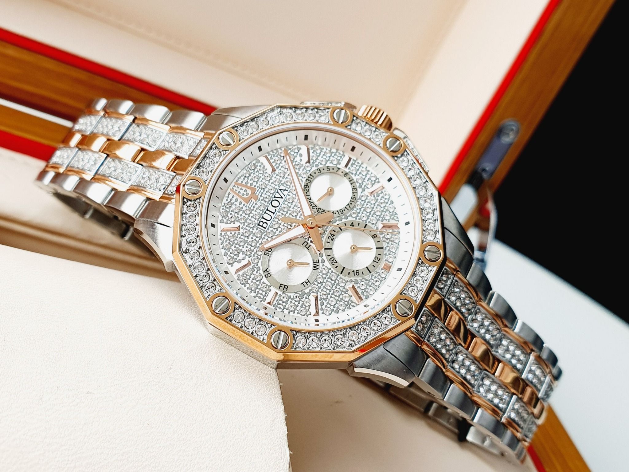 Bulova Crystal 98C133 - Đồng Hồ Nam - Chính Hãng Giá Tốt – PhongWatch