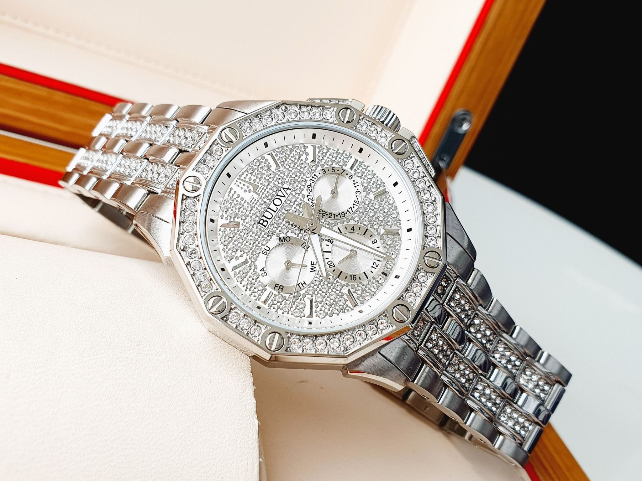 Bulova Crystal 96C134 - Đồng Hồ Nam - Chính Hãng Giá Tốt – PhongWatch