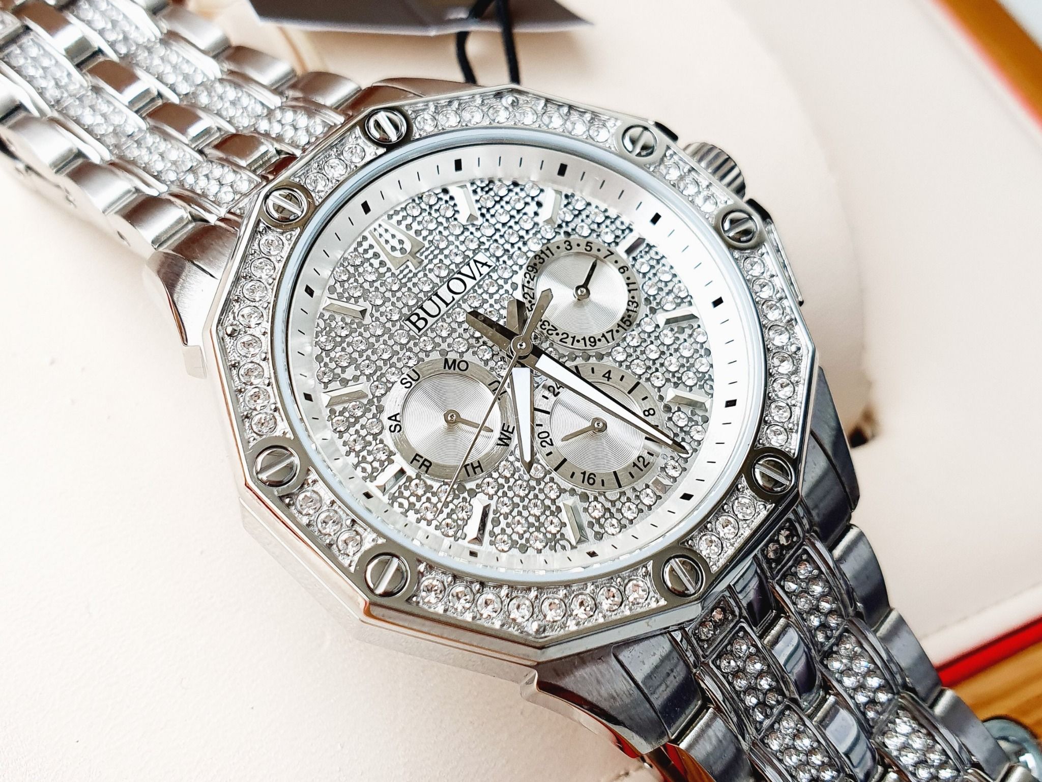 Bulova Crystal 96C134 - Đồng Hồ Nam - Chính Hãng Giá Tốt – PhongWatch