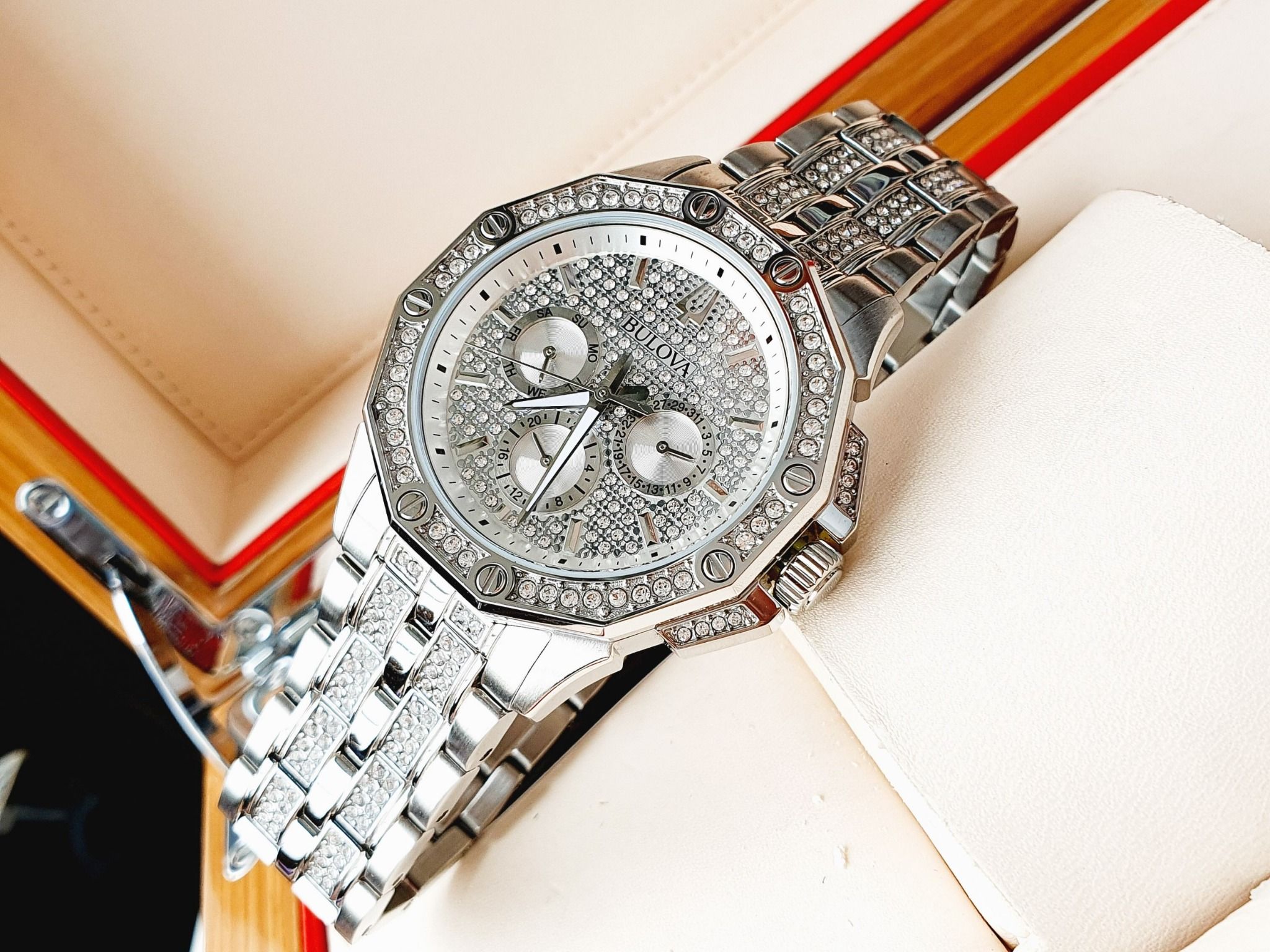 Bulova Crystal 96C134 - Đồng Hồ Nam - Chính Hãng Giá Tốt – PhongWatch