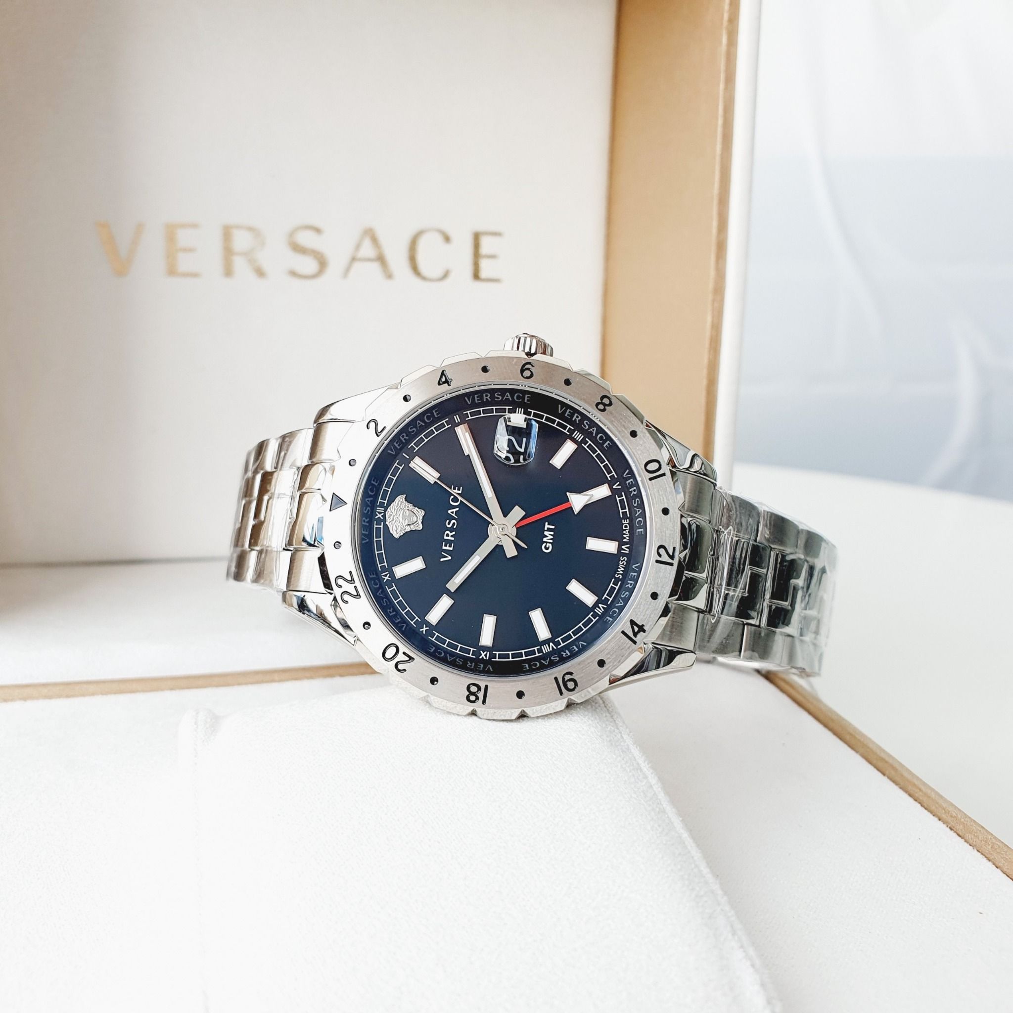 Versace Men's V11020015 Hellenyium 42mm Quartz GMT Watch – PhongWatch