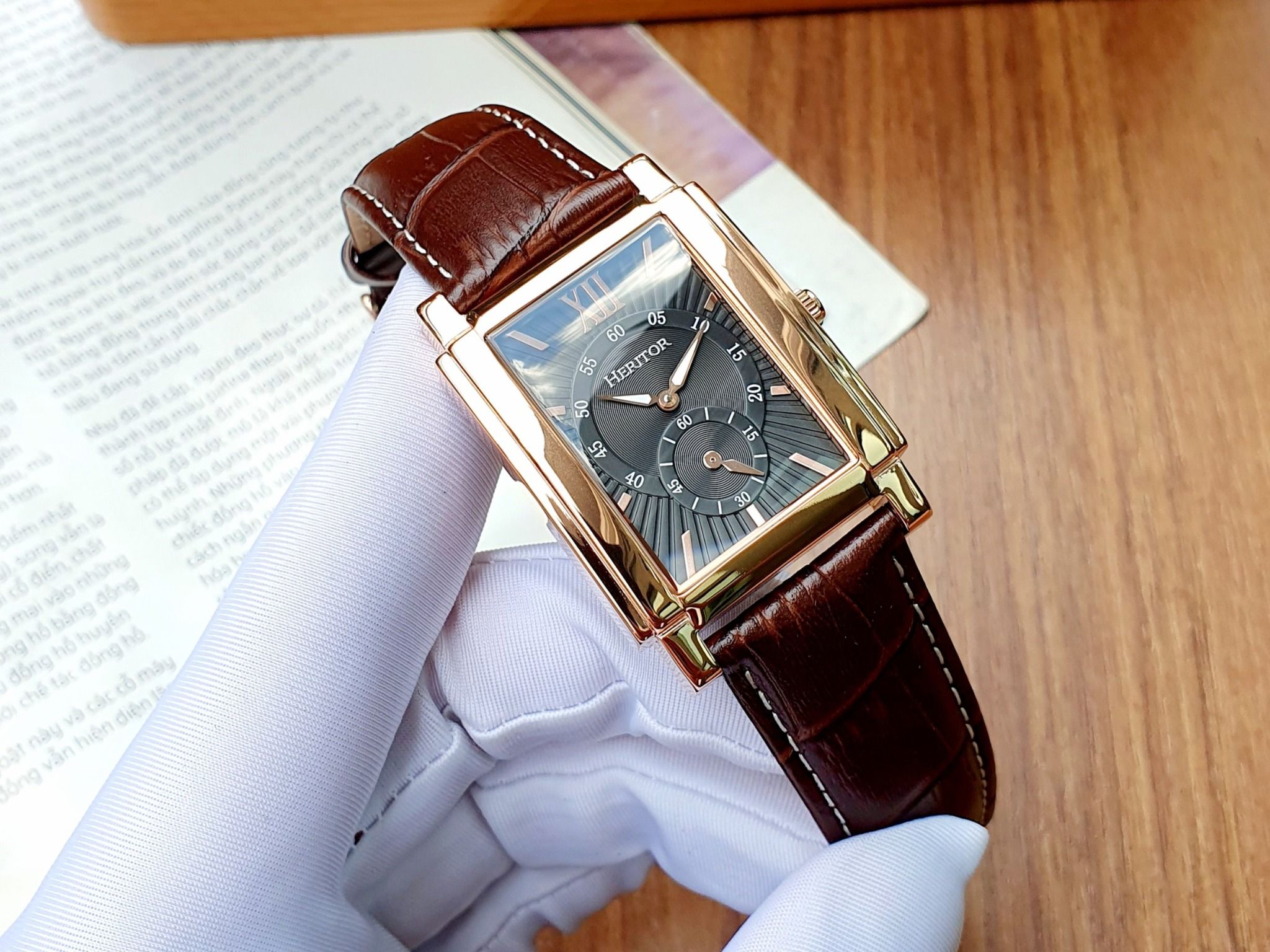 Heritor Frederick Automatic Black Dial Men's Watch HR6106 – PhongWatch