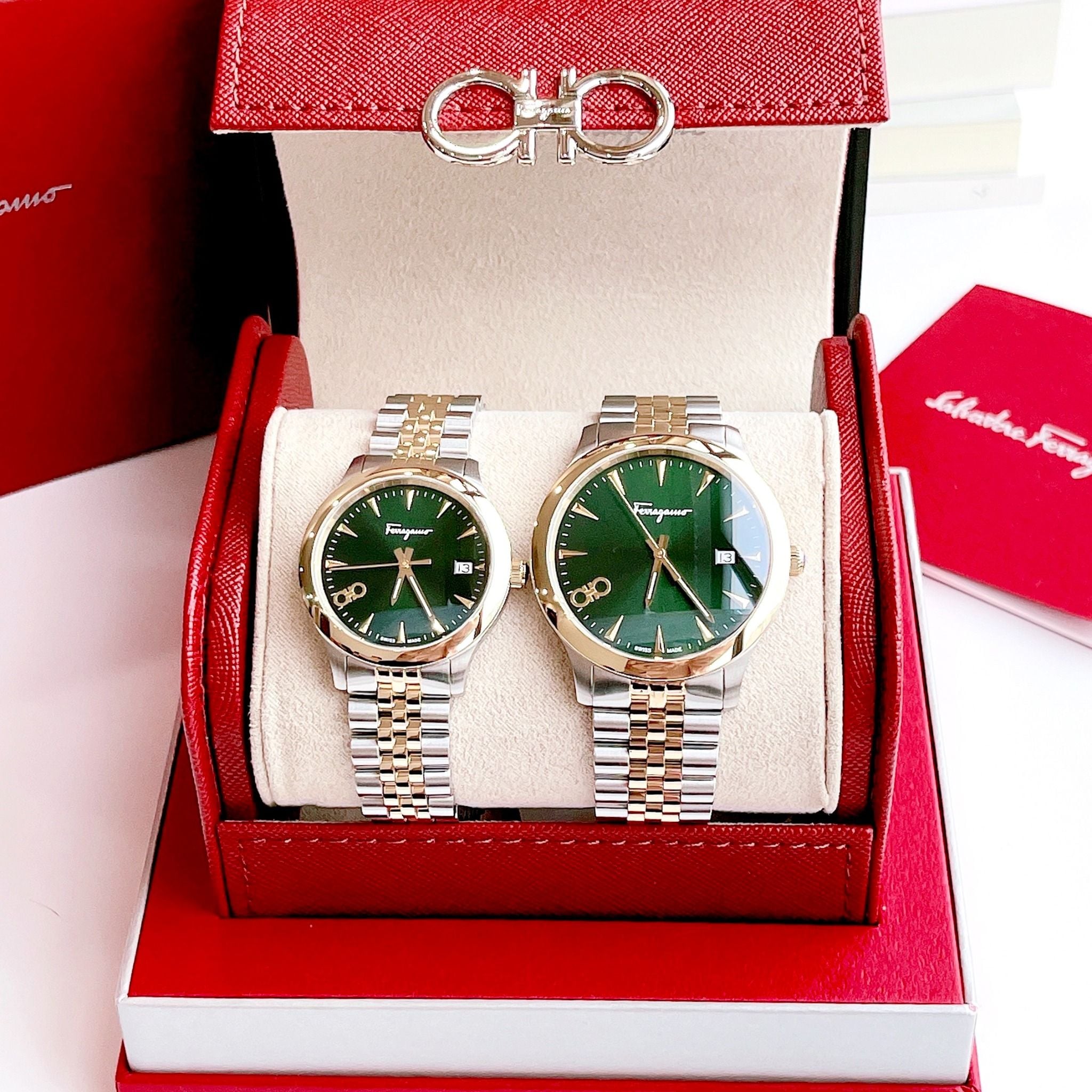 Đồng Hồ Cặp - Salvatore Ferragamo Duo Green dial Couple – PhongWatch