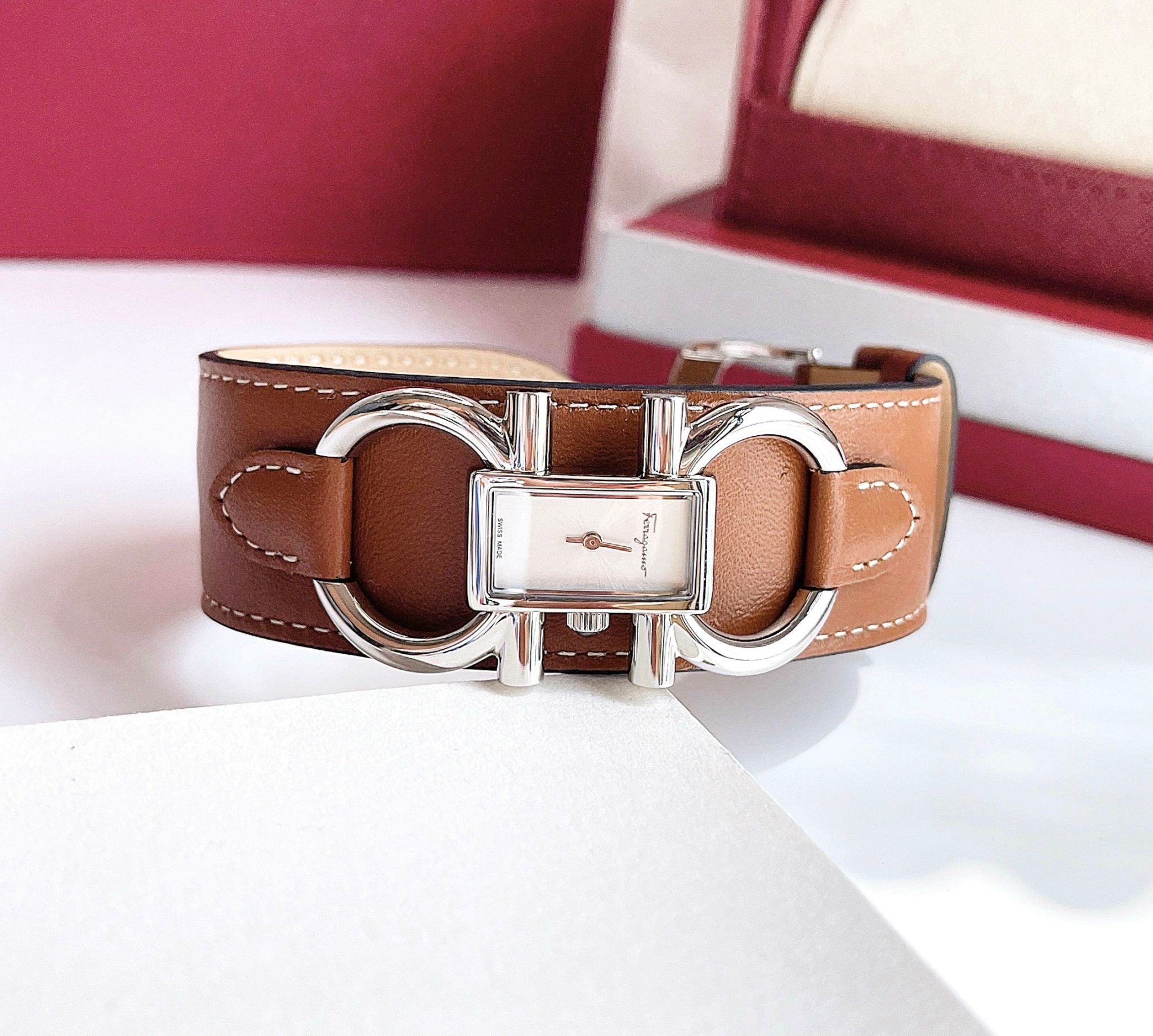 Salvatore Ferragamo Double Gancini Cuff - Đồng Hồ Nữ – PhongWatch