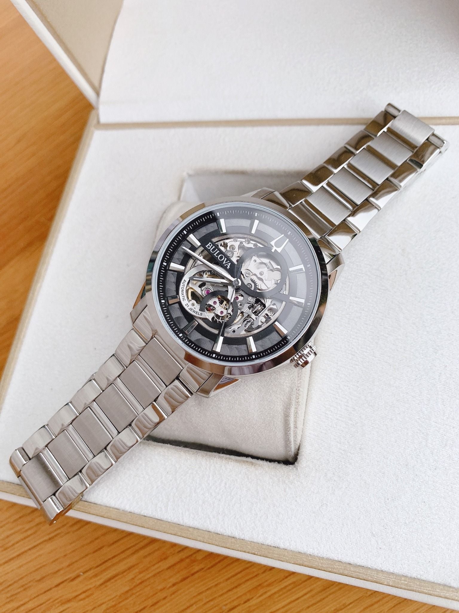 Bulova Sketeton 96A208 – PhongWatch