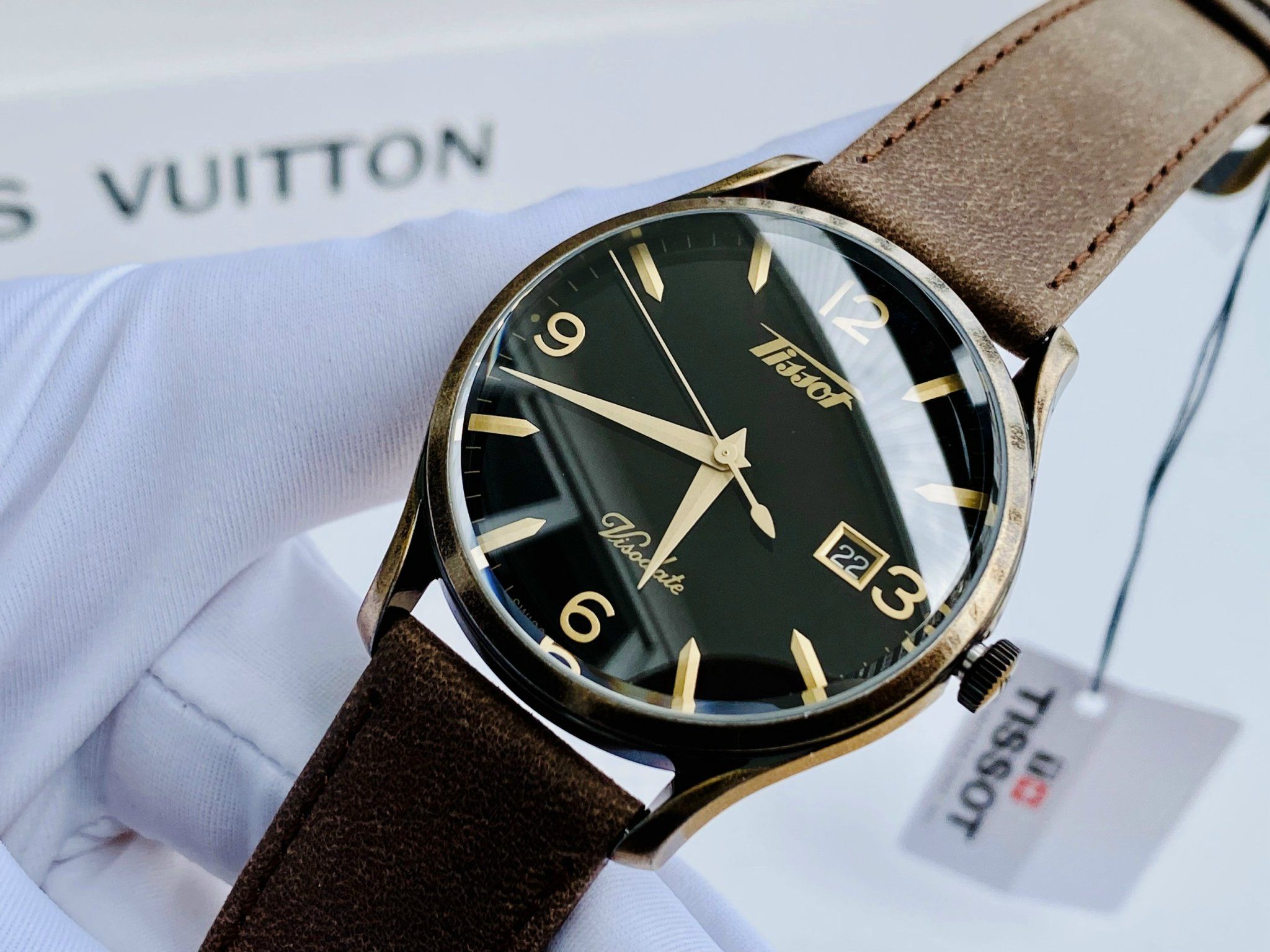 Tissot Quartz Visodate T118.410.36.057.00 ( T1184103605700 ) – PhongWatch