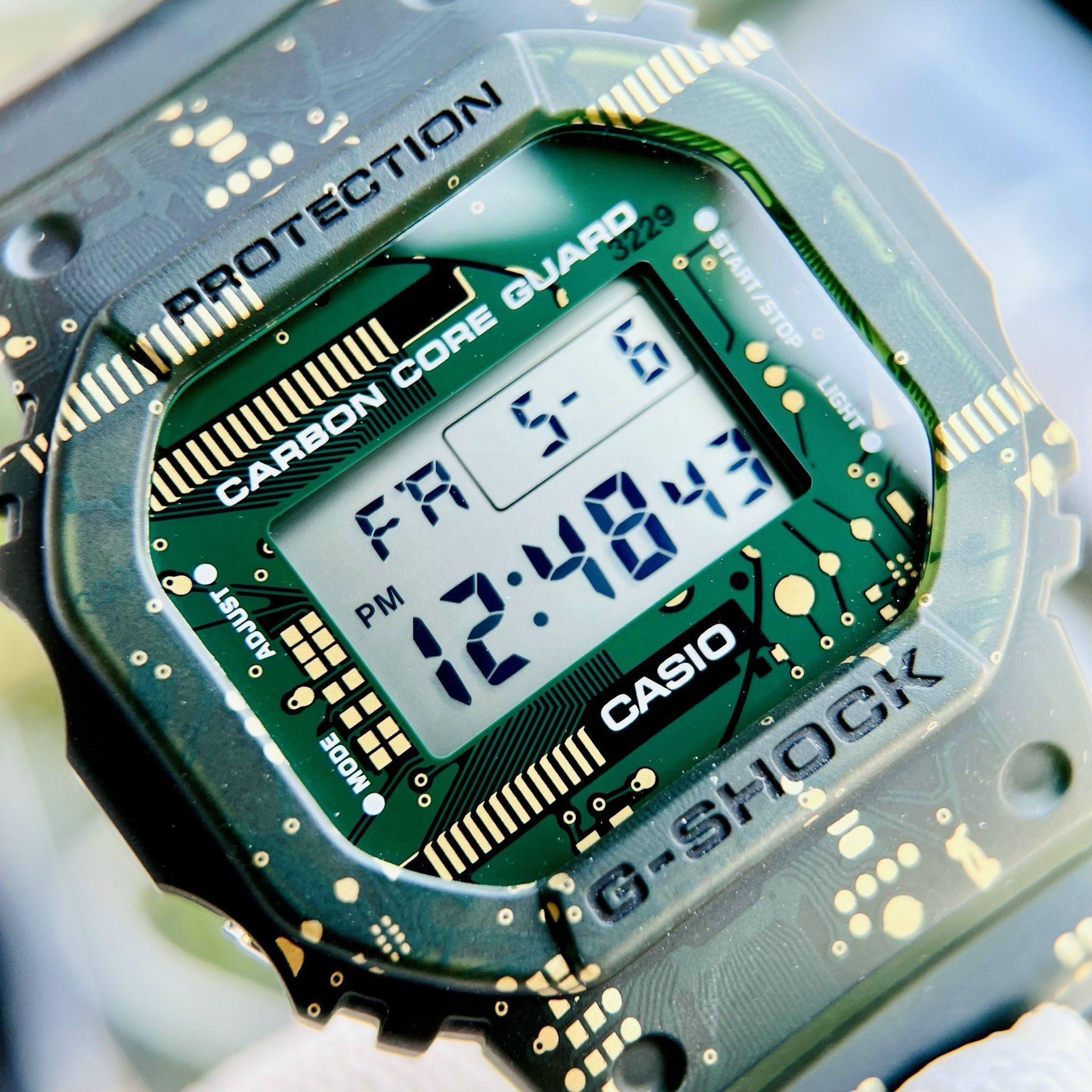 Casio G-Shock DWE-5600CC-3DR Carbon Core Guard Throwback '1983' Limit – PhongWatch