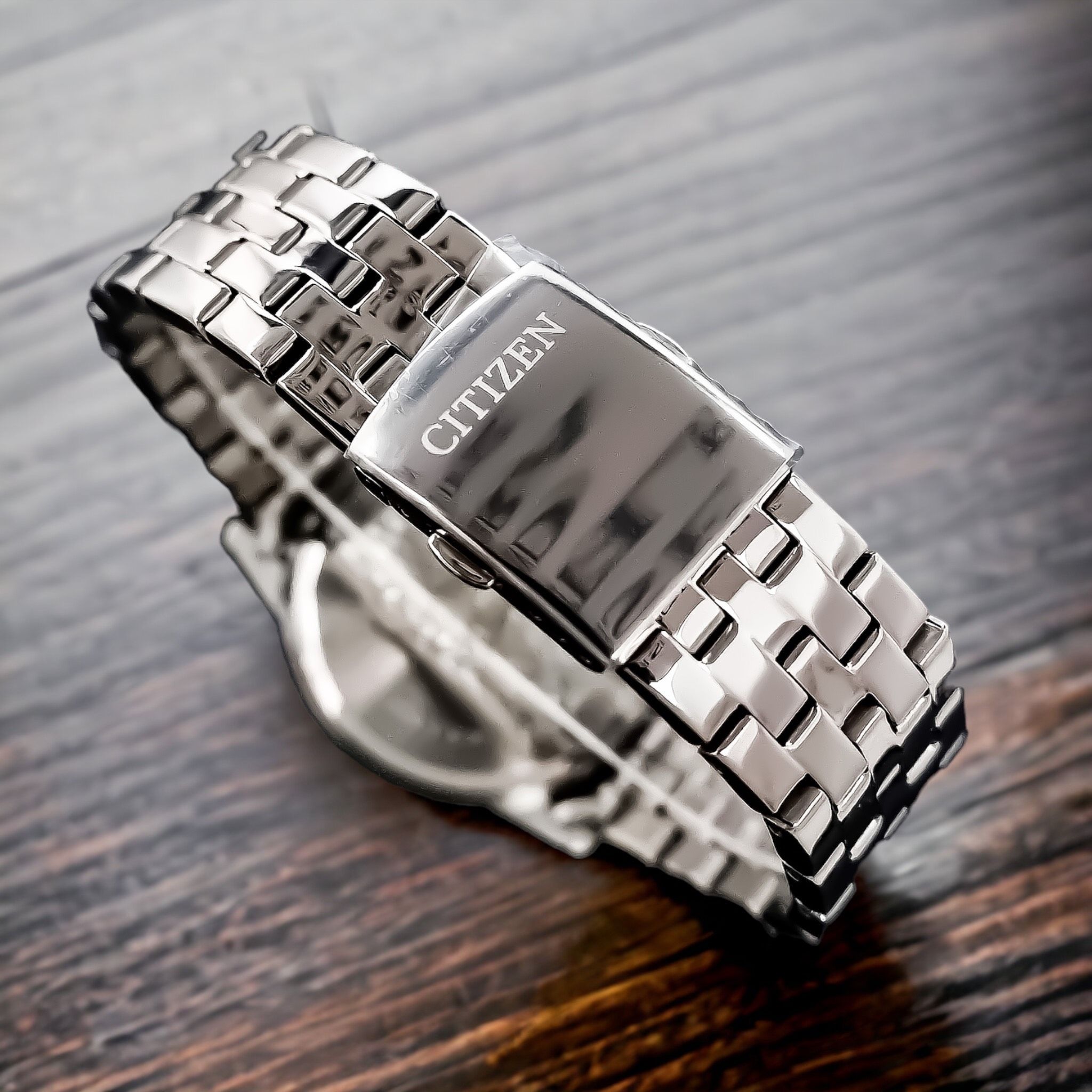 Citizen Quartz AK5000-54A Moonphase – PhongWatch