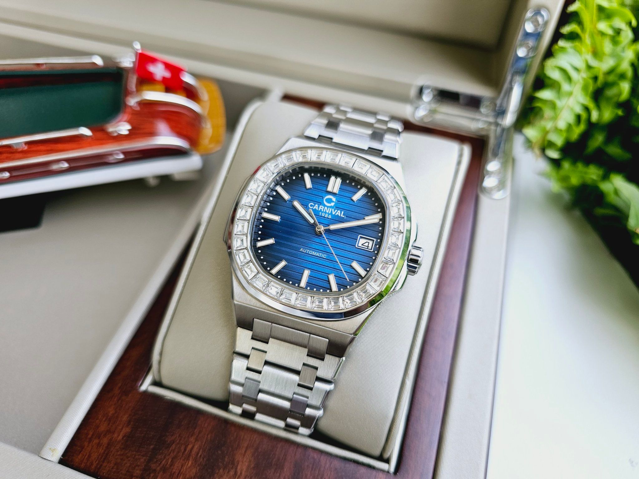 Carnival Nautilus Automatic G8108.304.011 ( 8108G-VT-X ) - Đồng Hồ Nam ...
