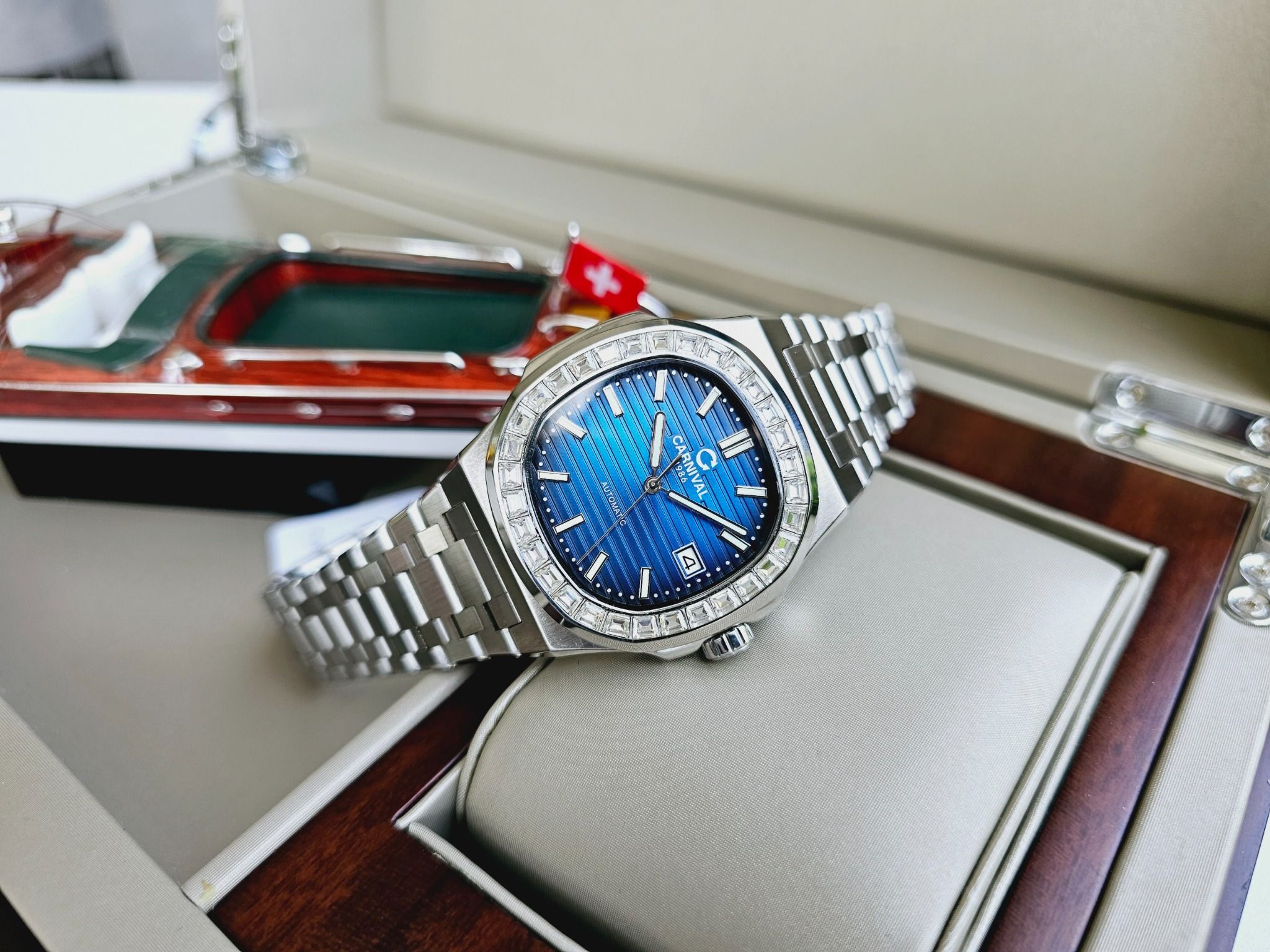 Carnival Nautilus Automatic G8108.304.011 ( 8108G-VT-X ) - Đồng Hồ Nam ...