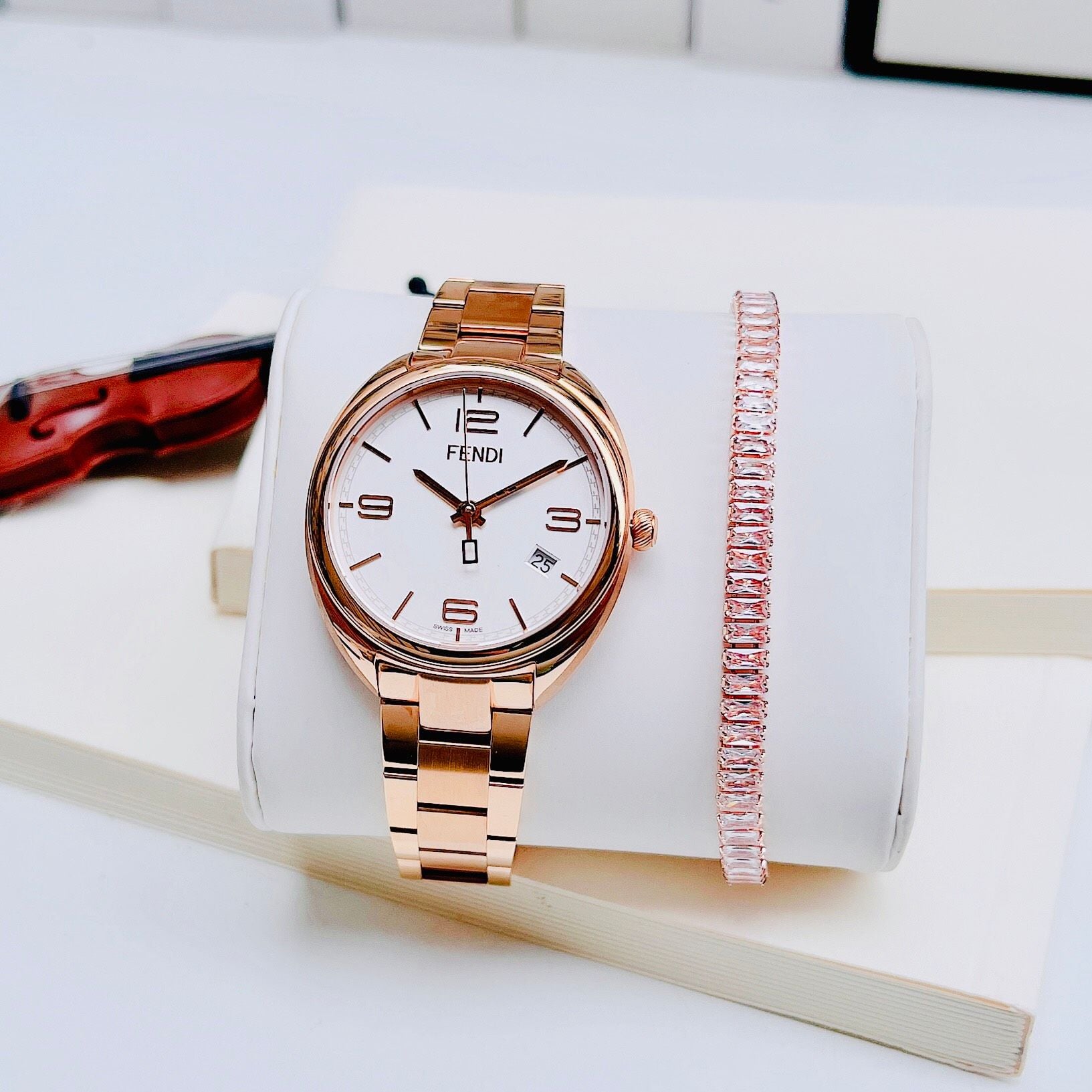Fendi Momento F211534000 Rose Gold 34mm - Đồng Hồ Nữ – PhongWatch