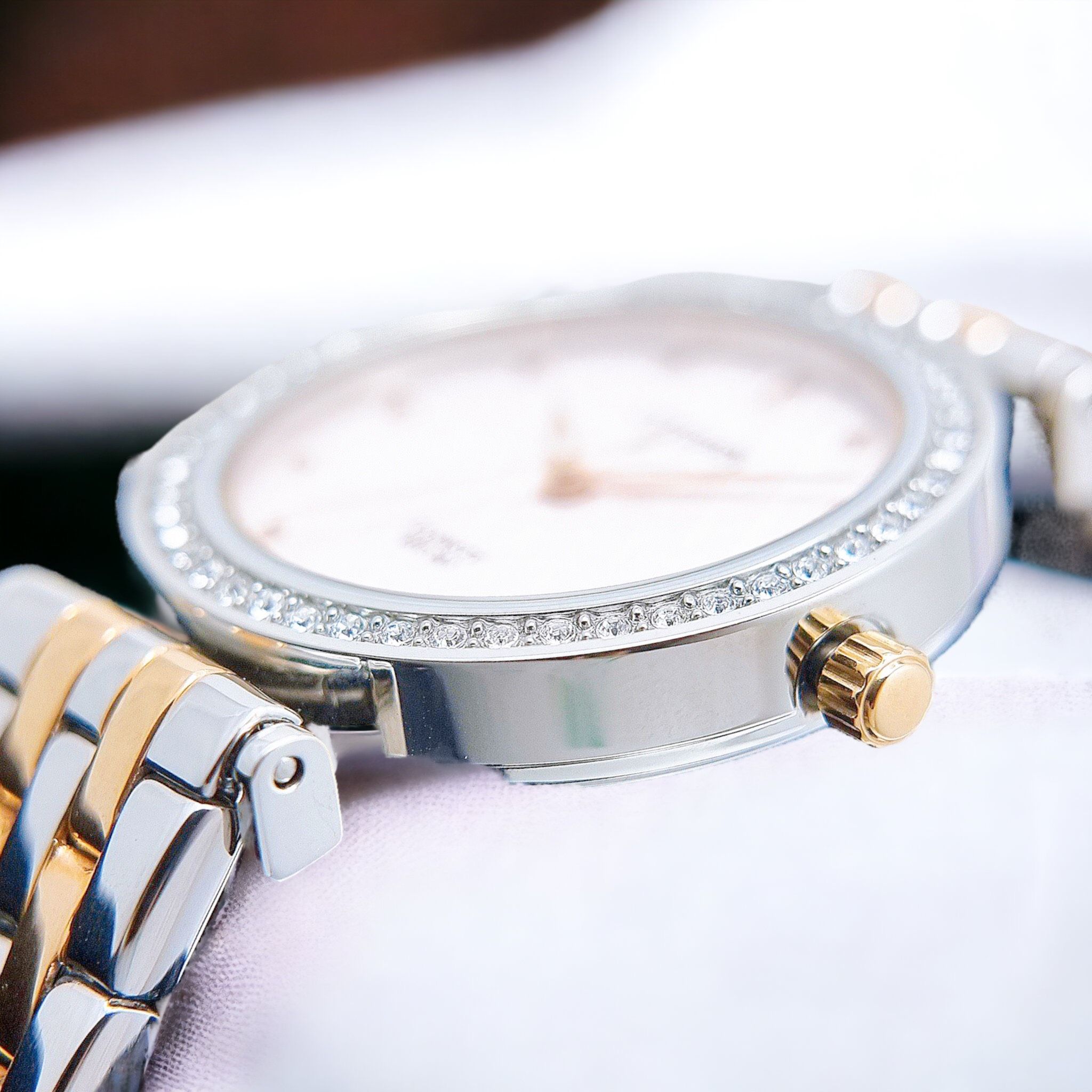 Citizen Quartz ER0218-53X - Nữ – PhongWatch