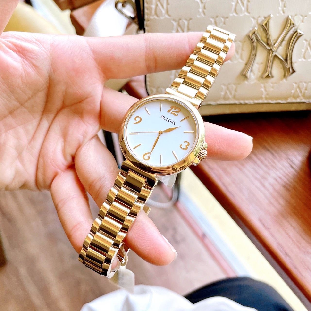 Bulova Quartz 97L139 - Đồng Hồ Nữ - Chính Hãng Giá Tốt – PhongWatch