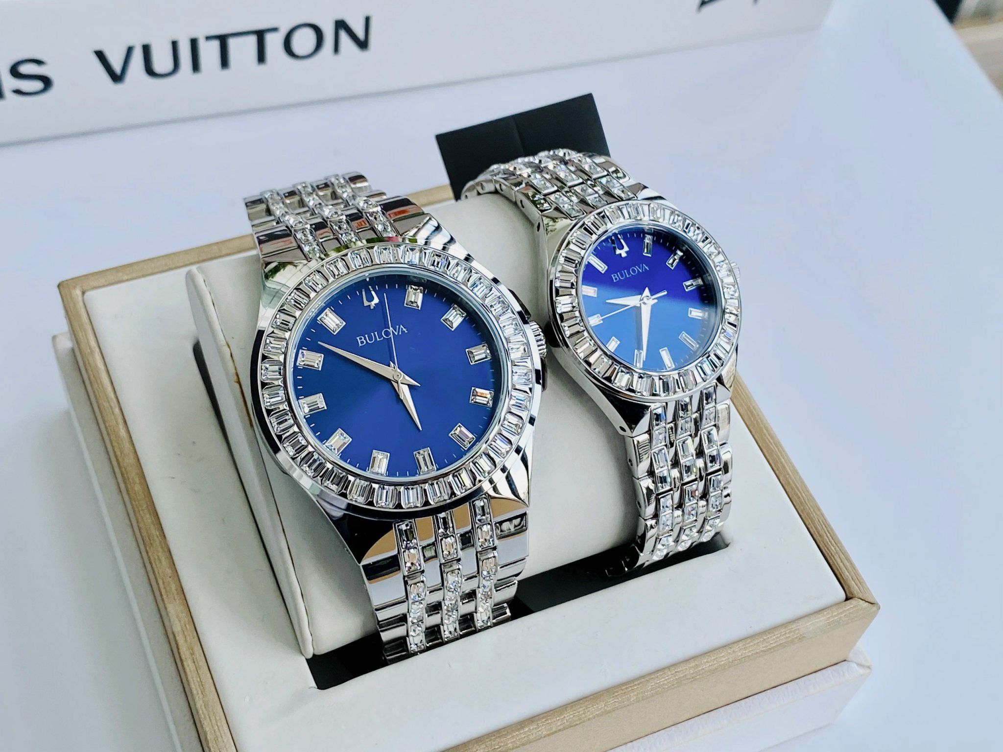 Bulova Quartz 96A254 ( Nam ) - 96L290 (Nữ ) - Đồng Hồ Cặp – PhongWatch