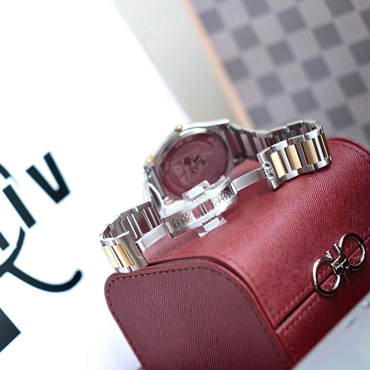Salvatore Ferragamo SFML00222 Gancini Watch 41mm – PhongWatch