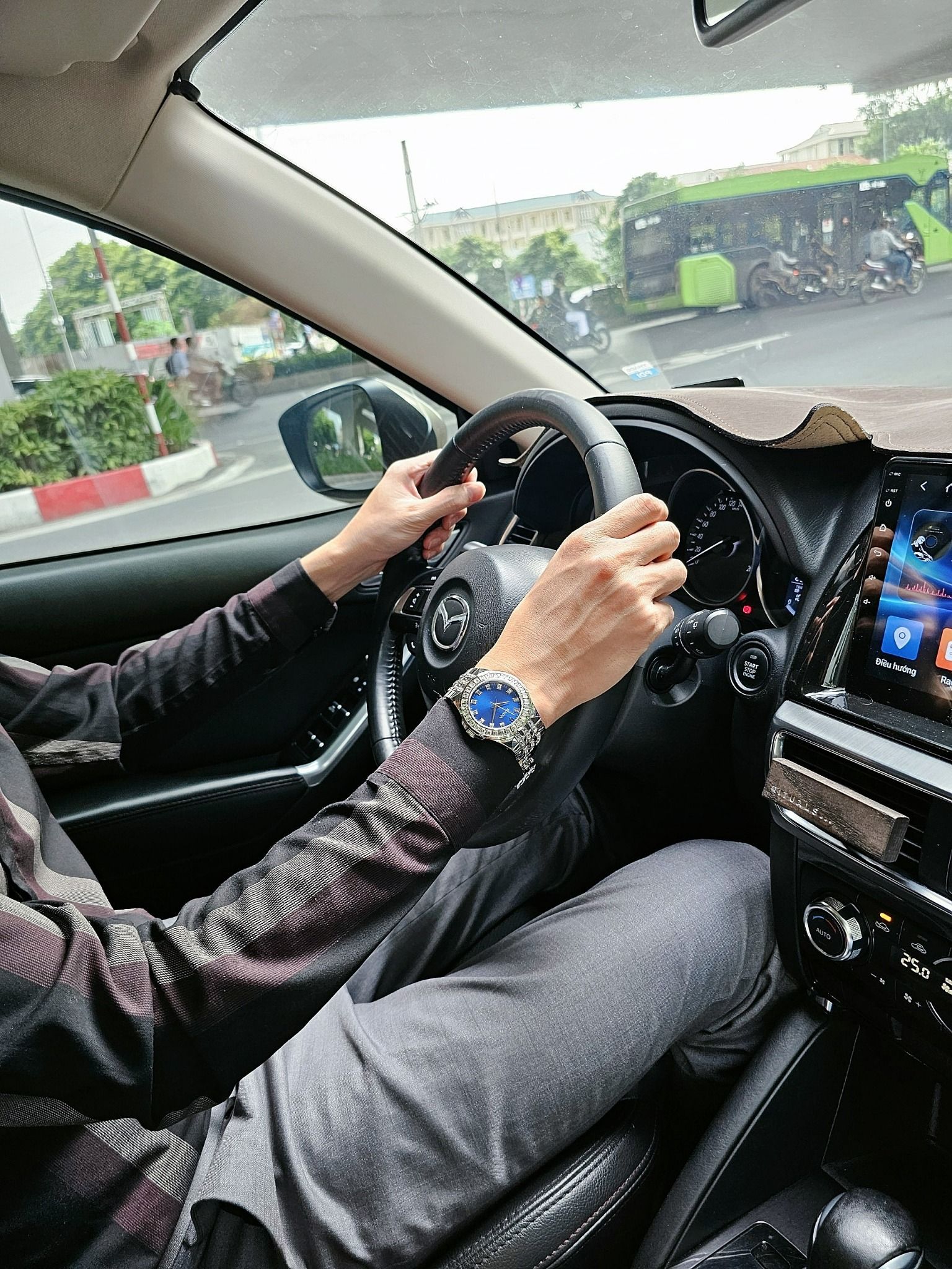 Bulova Quartz 96A254 Crystal Quartz Blue Dial - Đồng Hồ Nam – PhongWatch