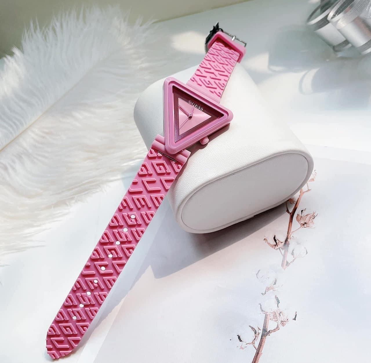Guess Quartz GW0543L2 Pink Triangle Silicone Analog - Đồng Hồ Nữ ...