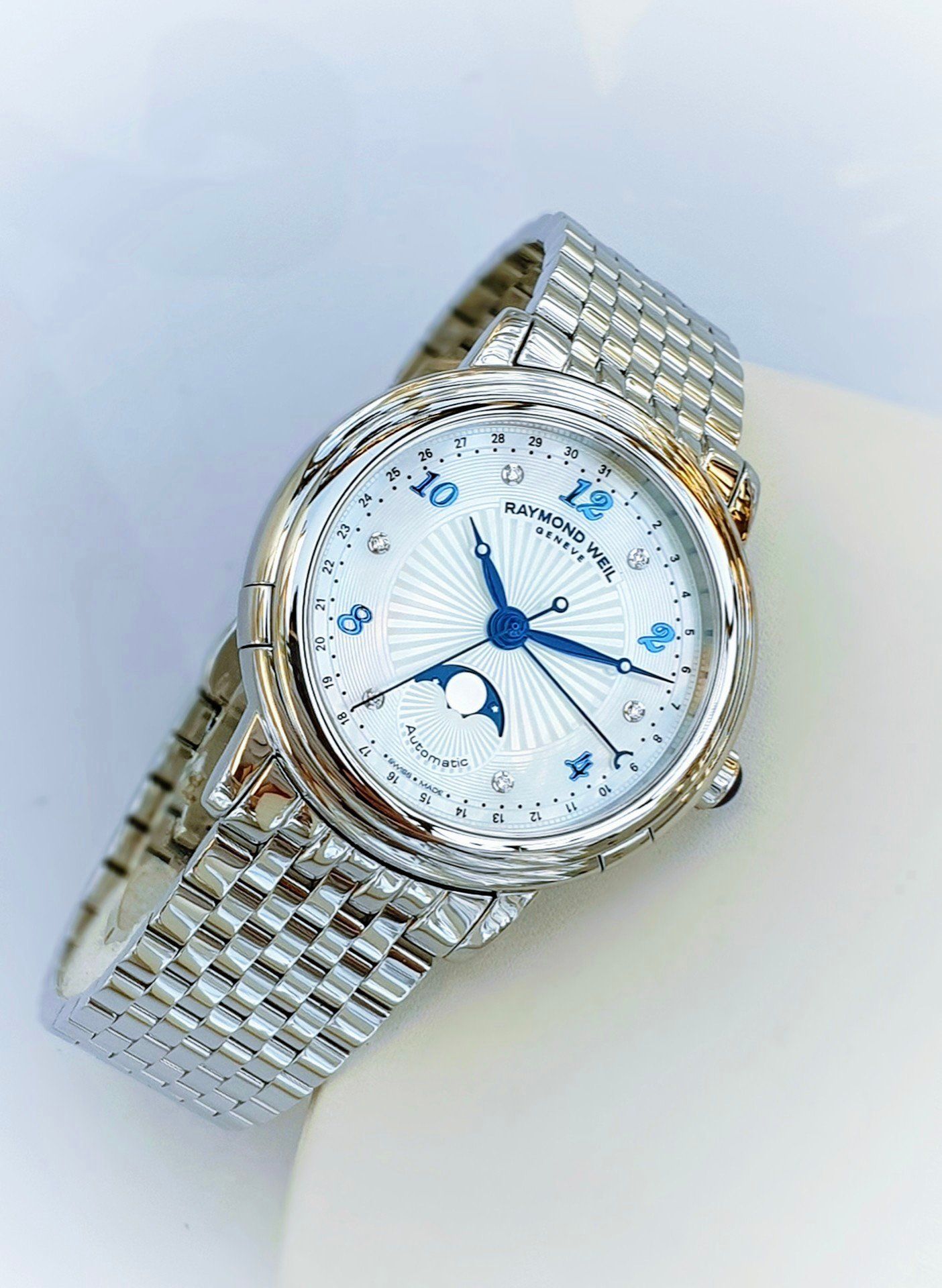 Raymond Weil Maestro Moonphase 2739-ST-05985 - Đồng Hồ Nữ – PhongWatch