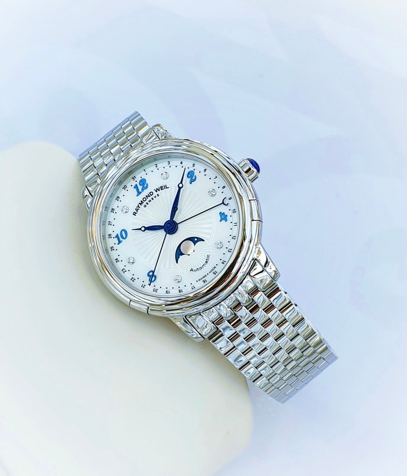 Raymond Weil Maestro Moonphase 2739-ST-05985 - Đồng Hồ Nữ – PhongWatch