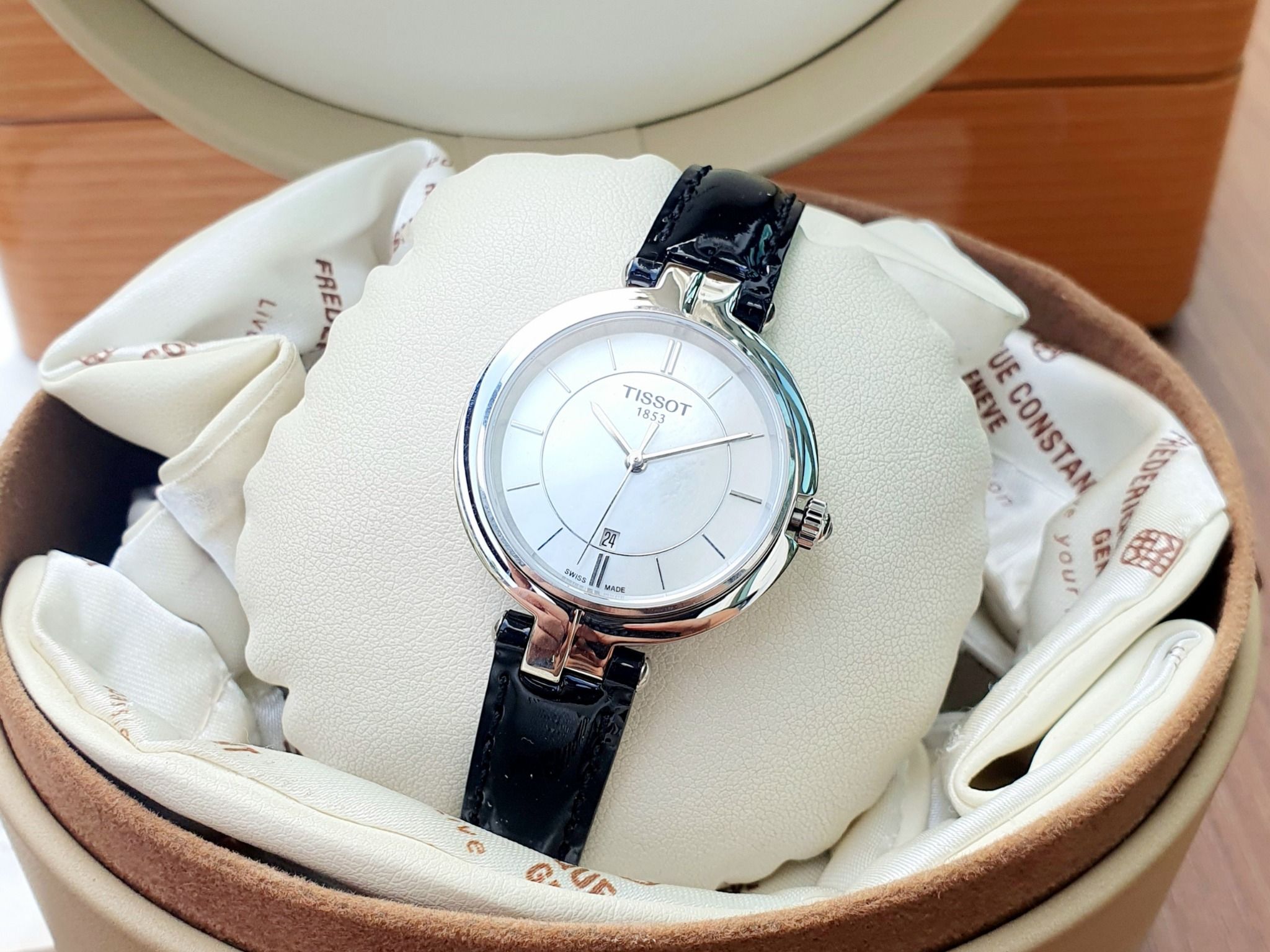 Tissot Flamingo Quartz T094.210.16.111.00 ( T0942101611100 ) - Đồng Hồ – PhongWatch